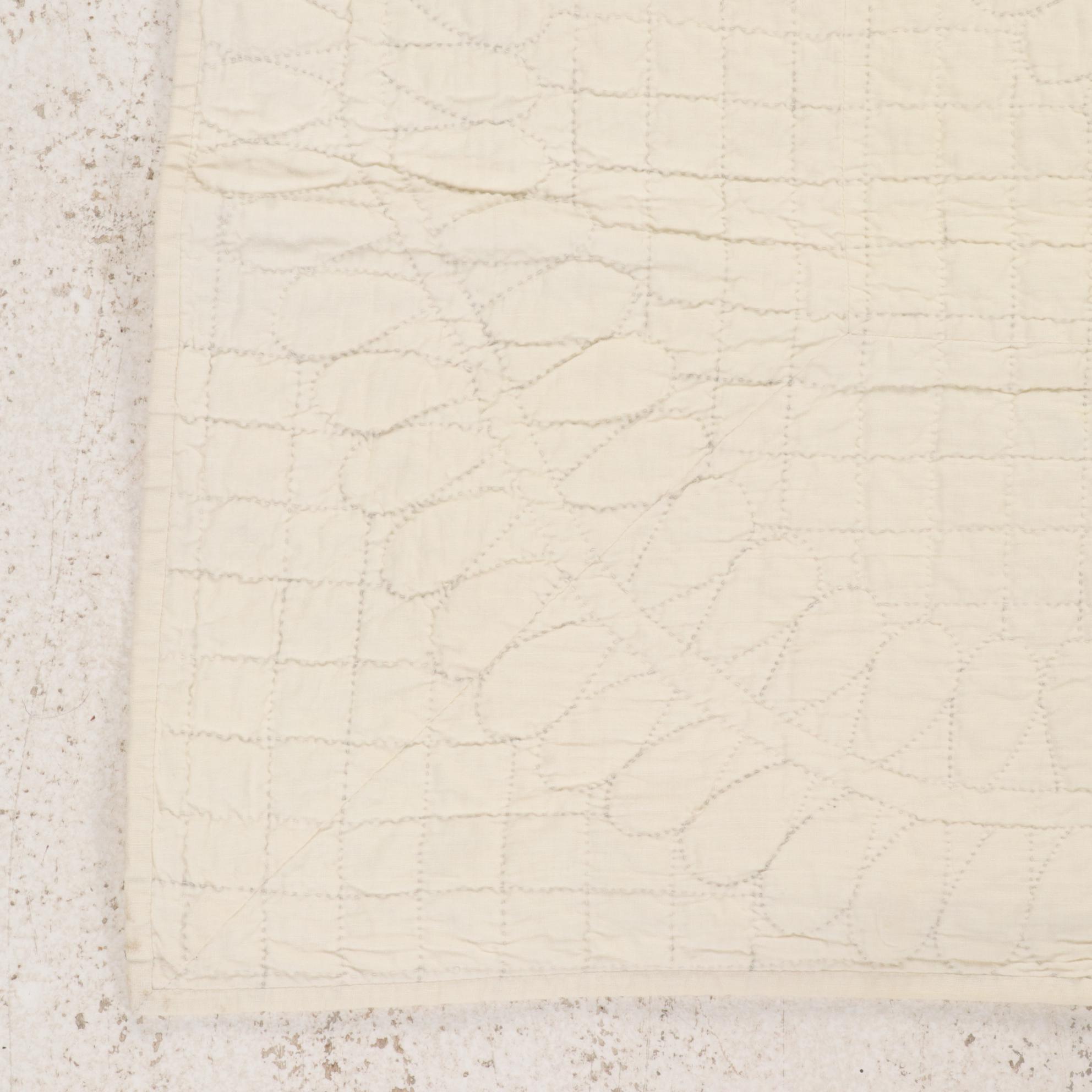 Handmade "Lone Star" Pattern Quilt | EBTH