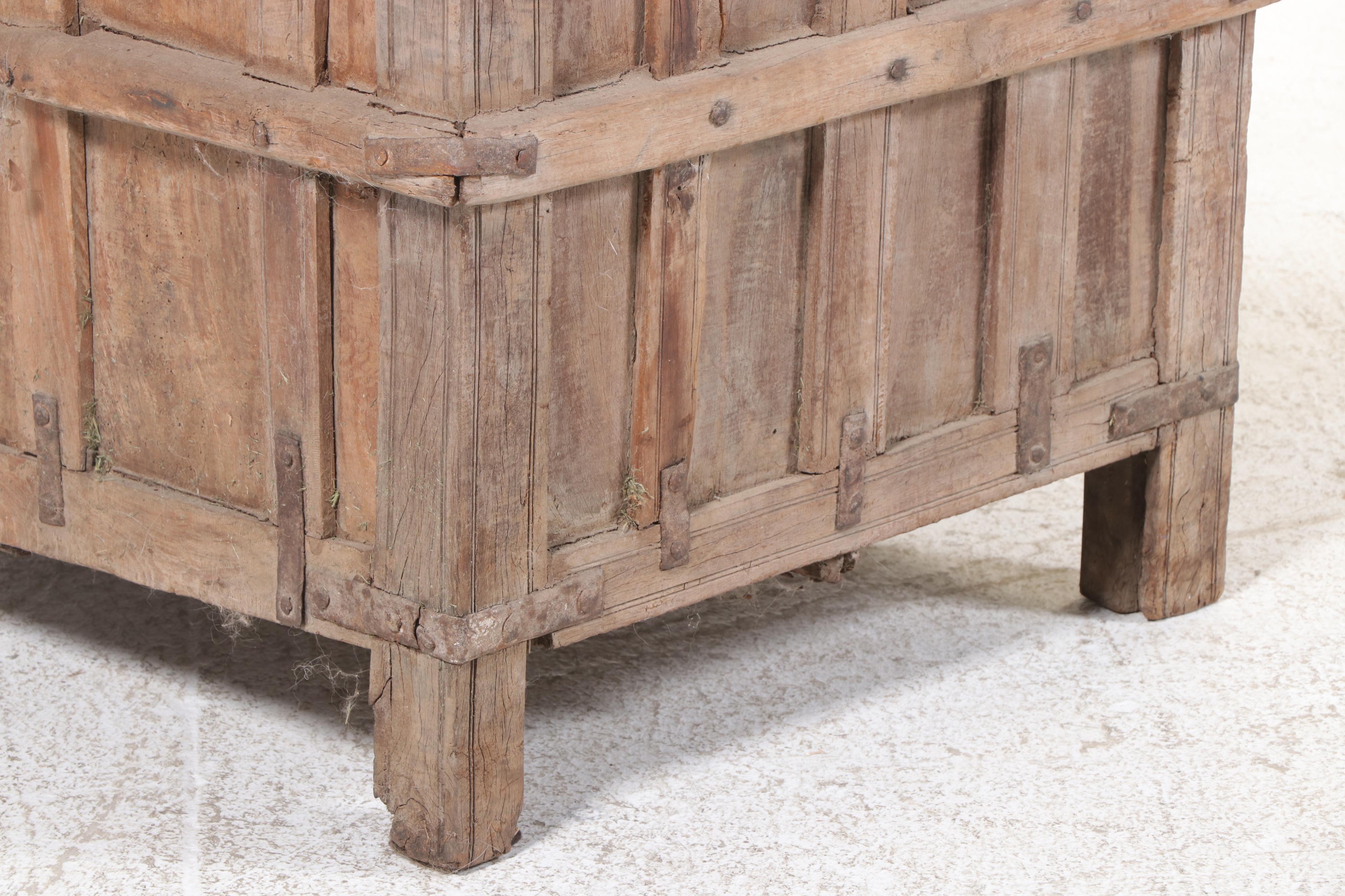 Indian Metal-Bound Teak Damchiya Settee | EBTH