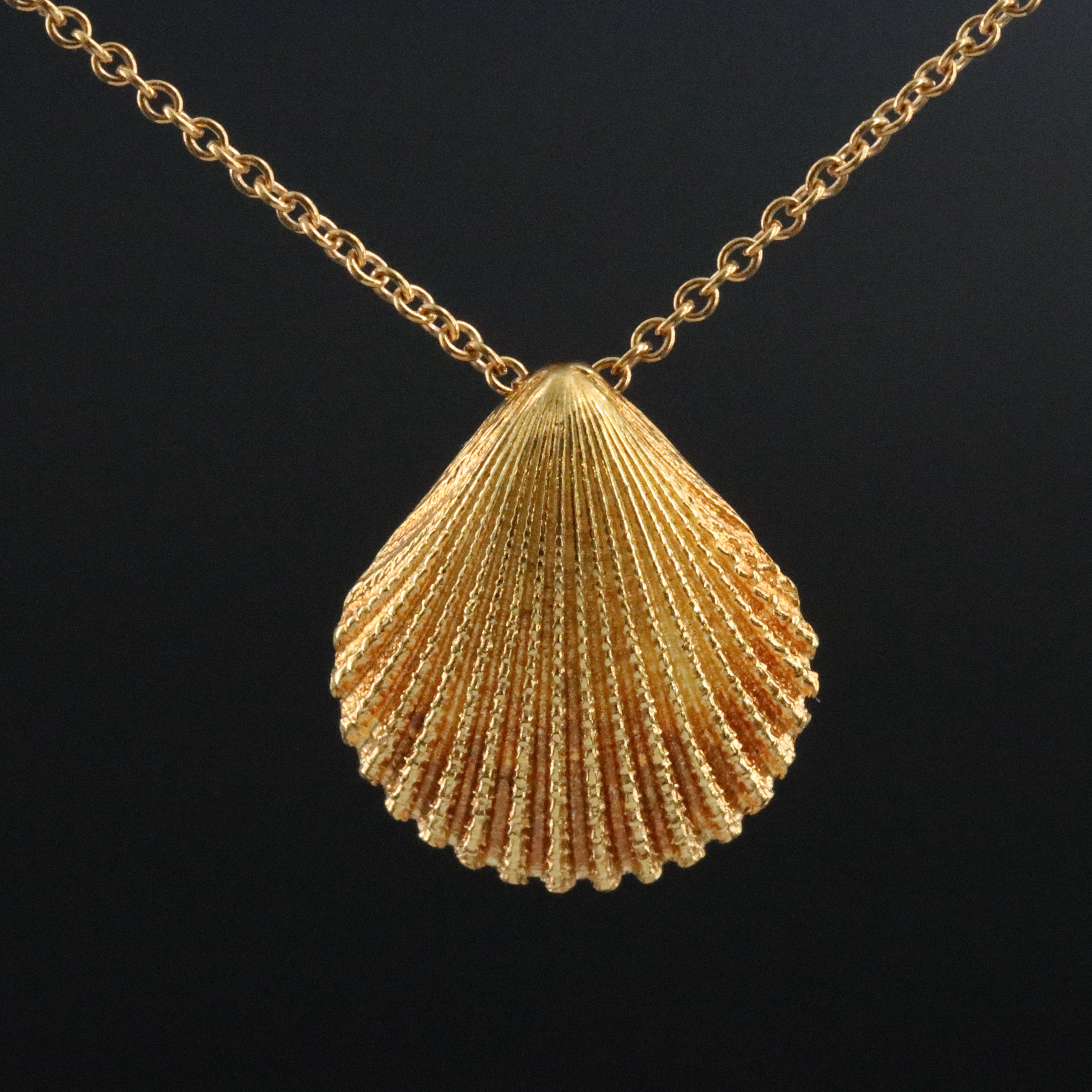 Tiffany & Co. 18K Seashell Pendant Necklace | EBTH