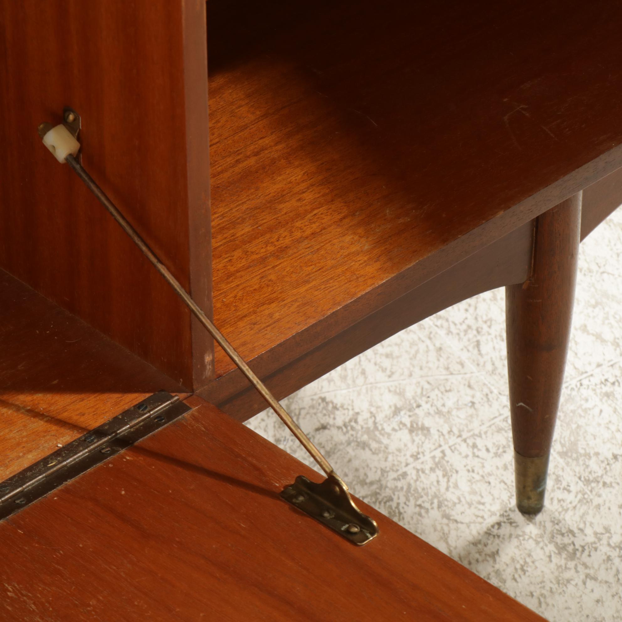 Greaves and Thomas Mid Century Modern Flame Mahogany Long Sideboard | EBTH