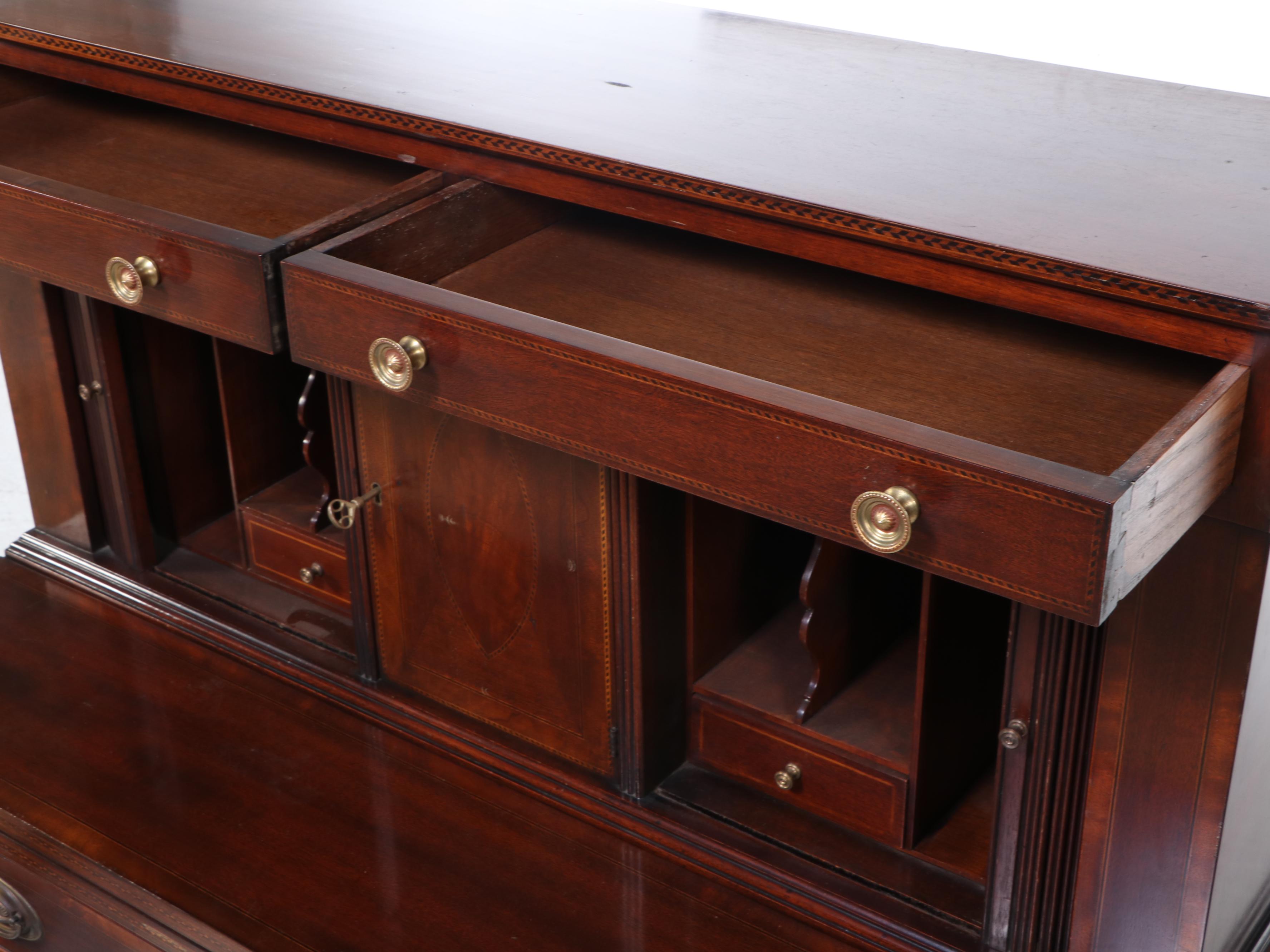 Federal Style Mahogany and Line-Inlaid Lady's Secretary | EBTH