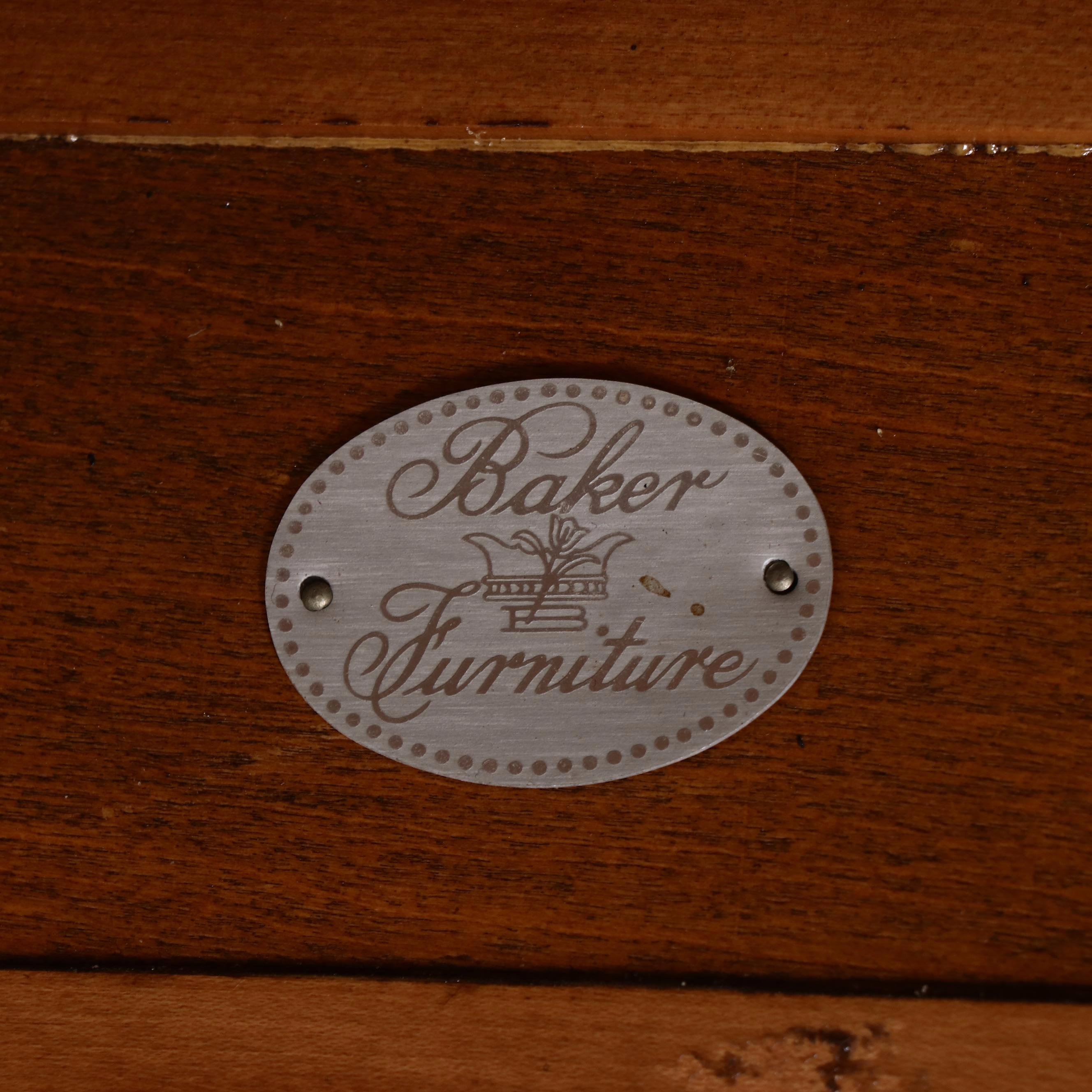 Baker Furniture Queen Anne Style Maple Table | EBTH