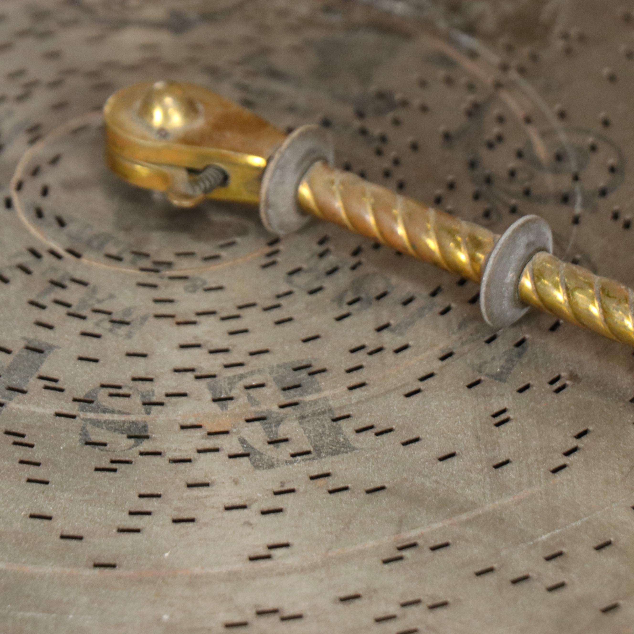 Regina Metal Double Comb Disc Music Box with Records | EBTH