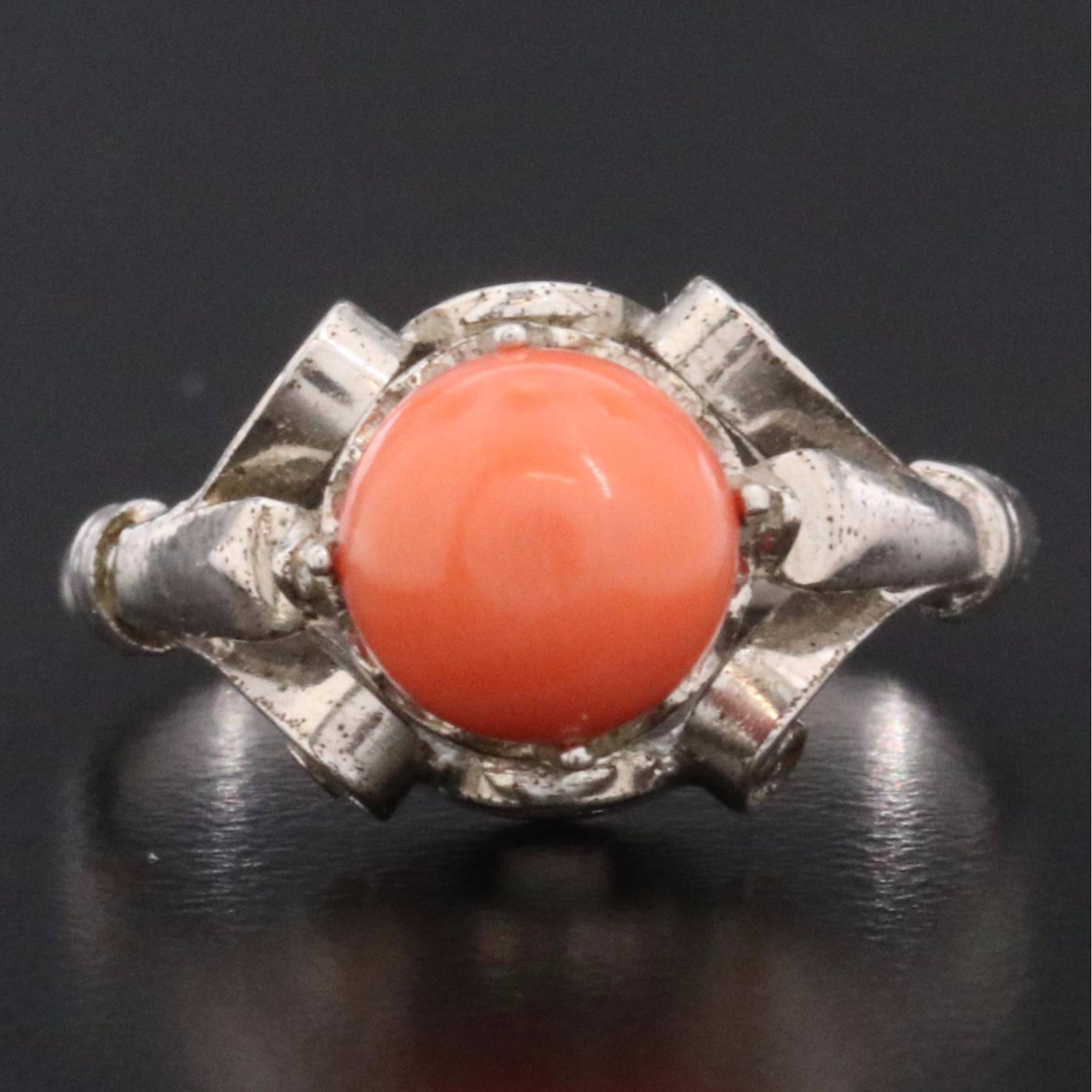 Vintage Coral Ring | EBTH