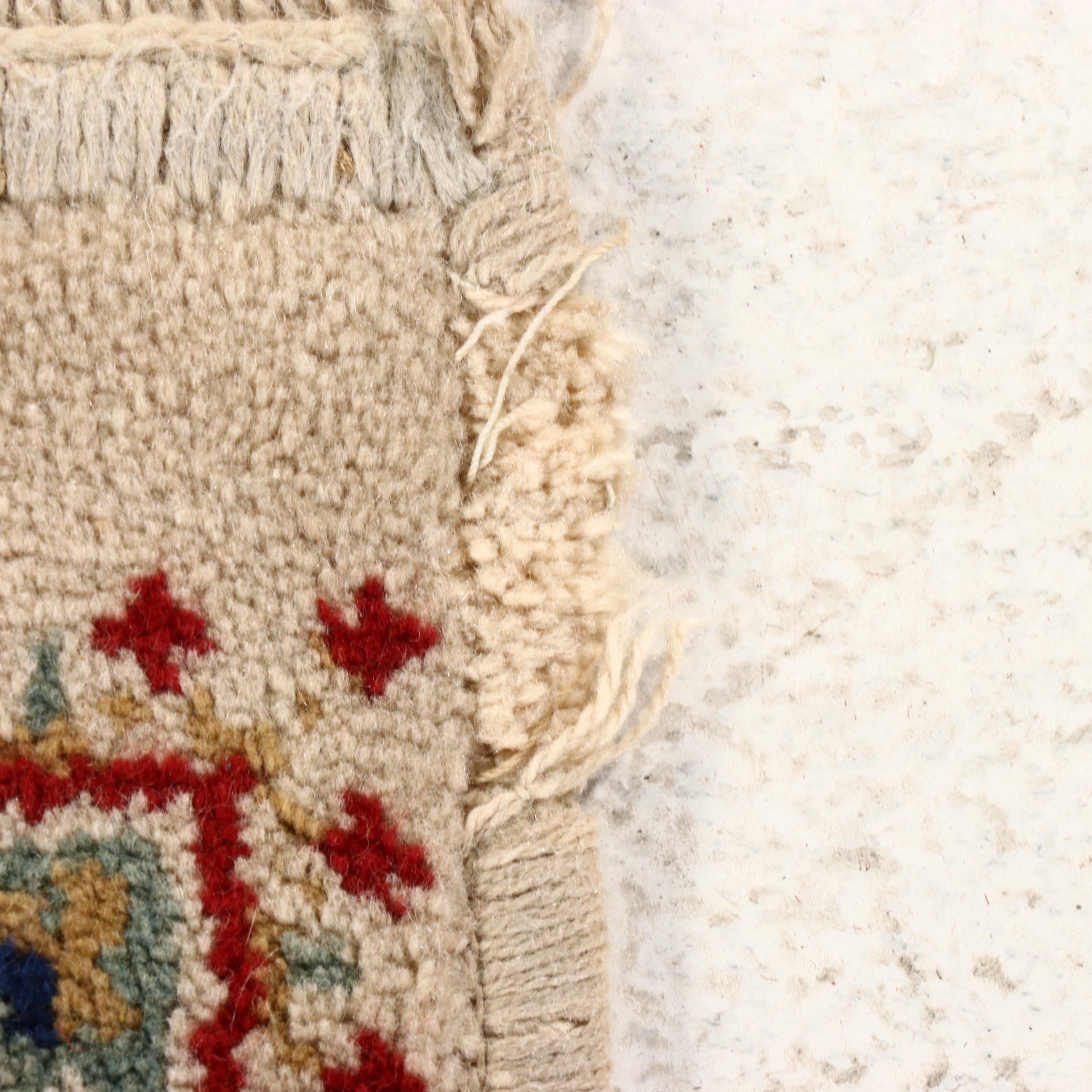 2' x 4'6 Machine Made Persian Style Accent Rug | EBTH