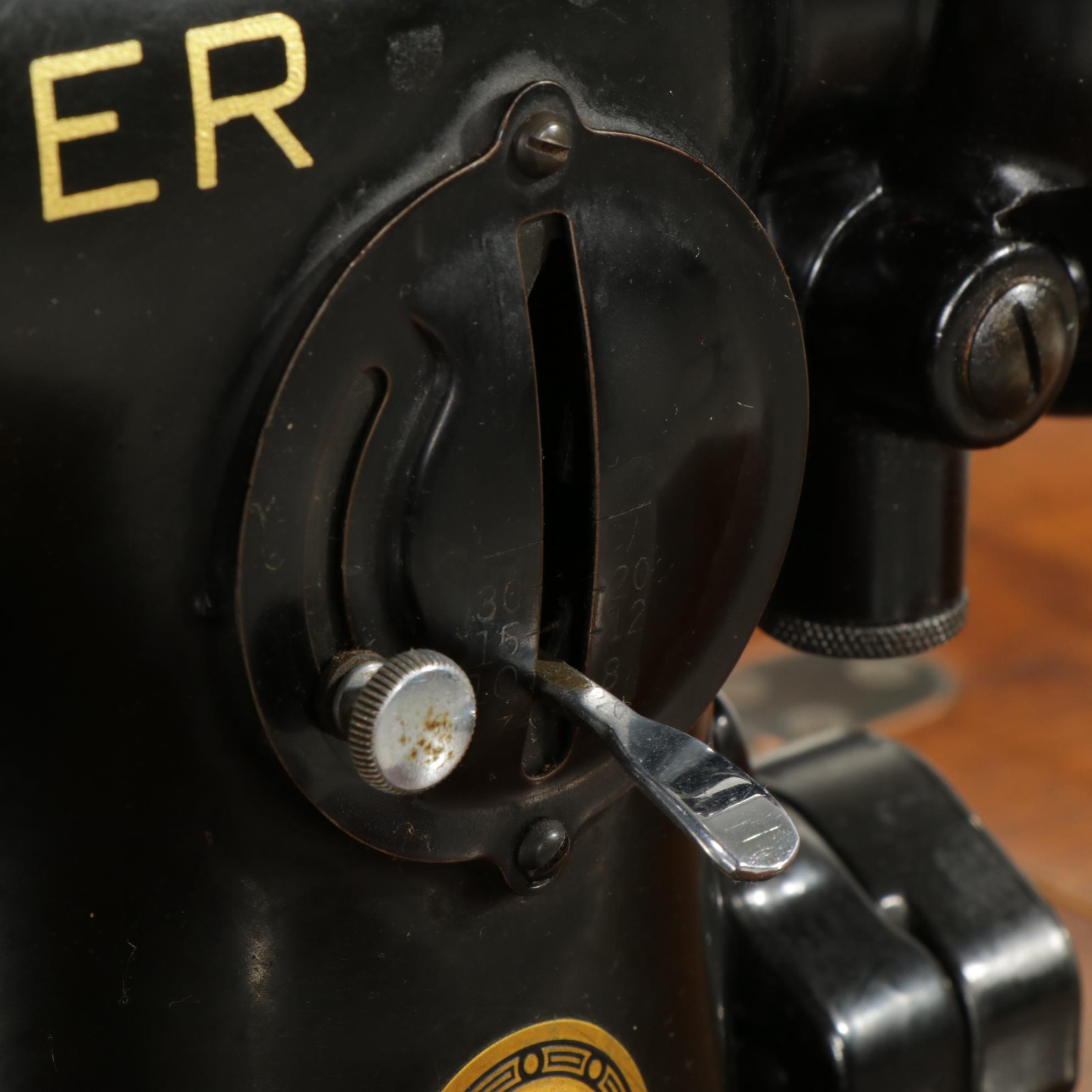 Singer Model 201 Sewing Machine in Art Deco Work Table | EBTH