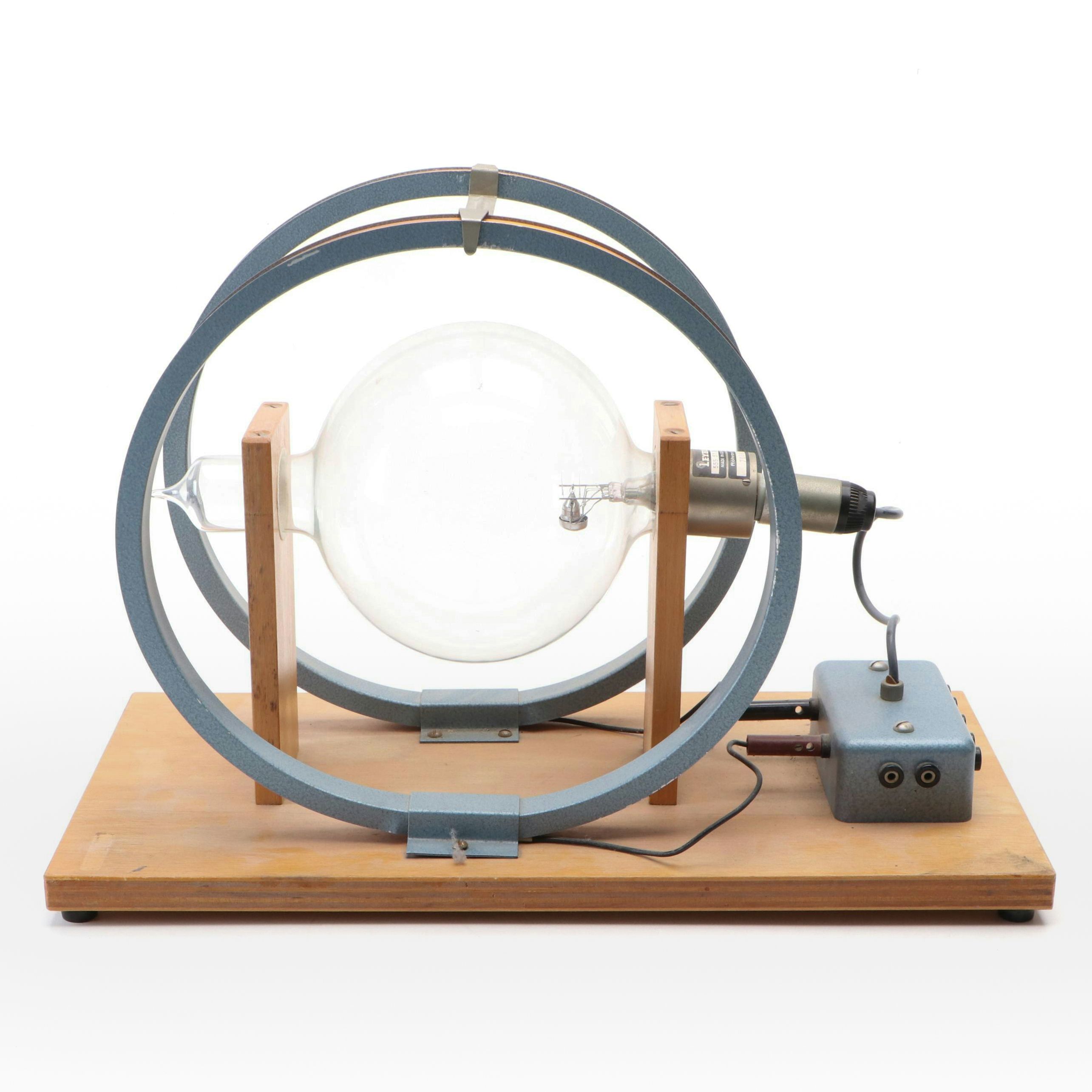 Leybold Fine Beam Tube with Helmholtz Coils | EBTH