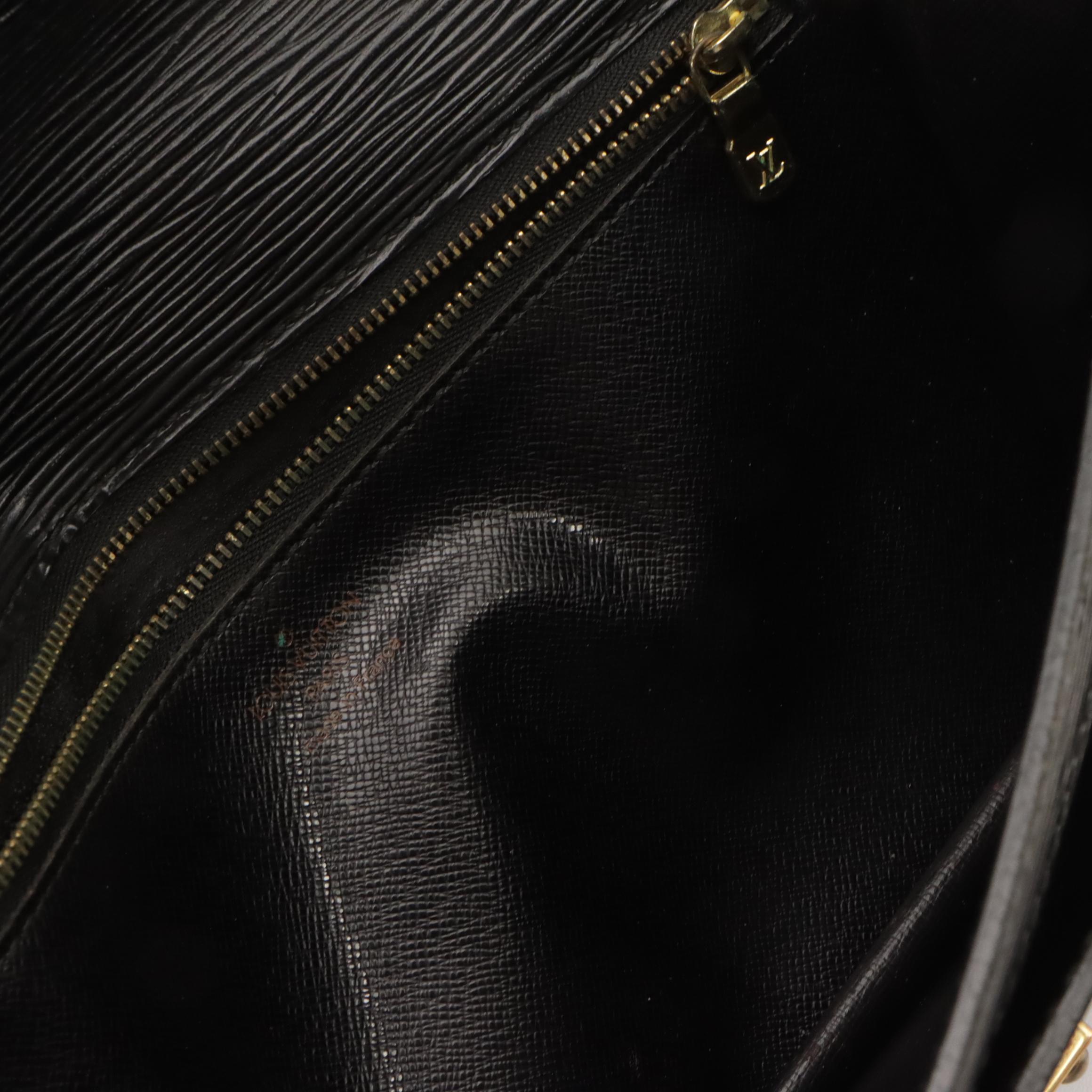 Louis Vuitton Pochette Sellier Dragonne in Black Epi Leather | EBTH