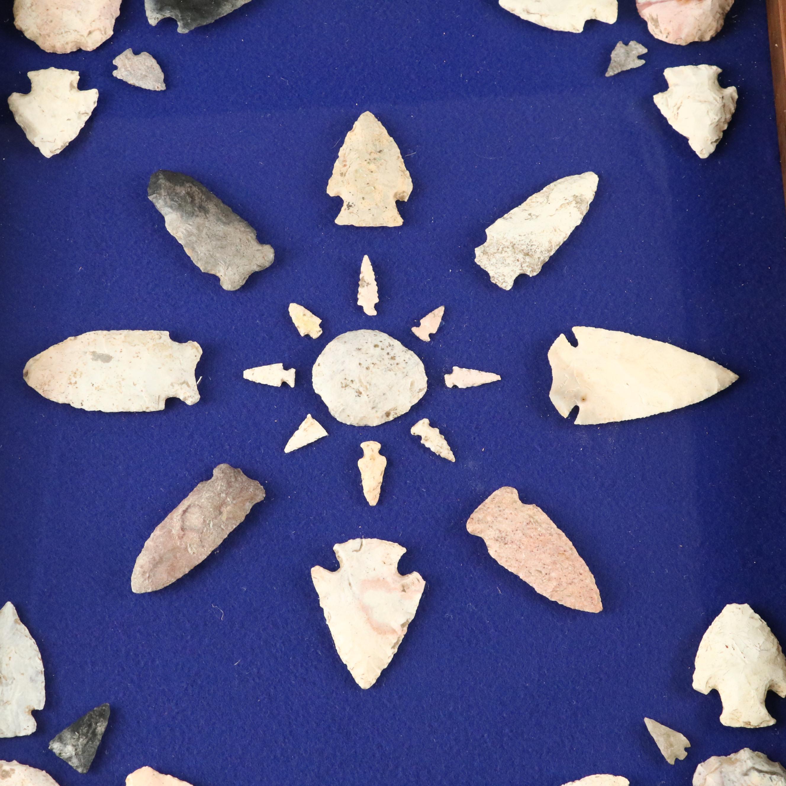 Indigenous Flint and Chert Arrowheads with Scrapers | EBTH
