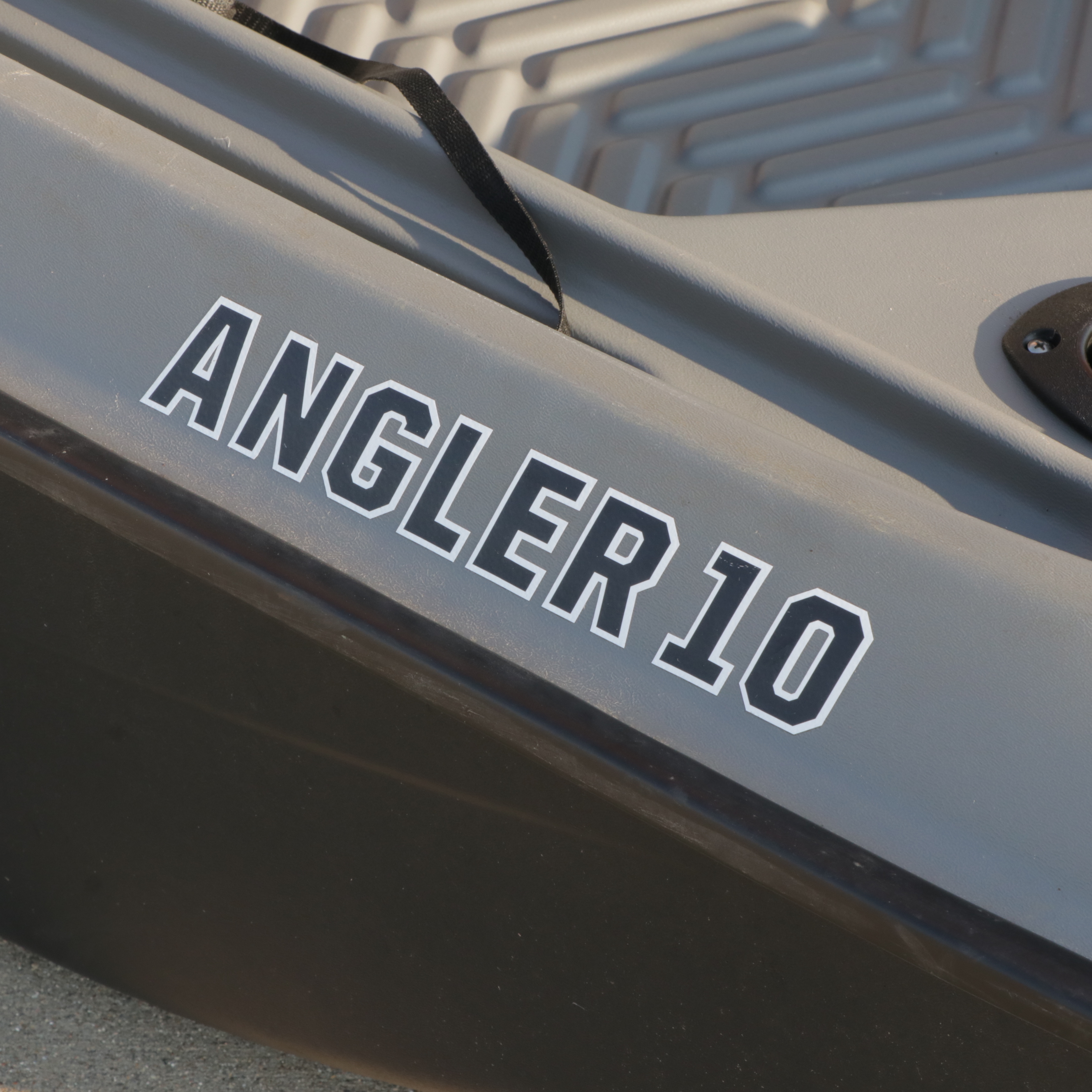 Field and Stream Angler 10 Pond Boat w/. Trolling Motor | EBTH