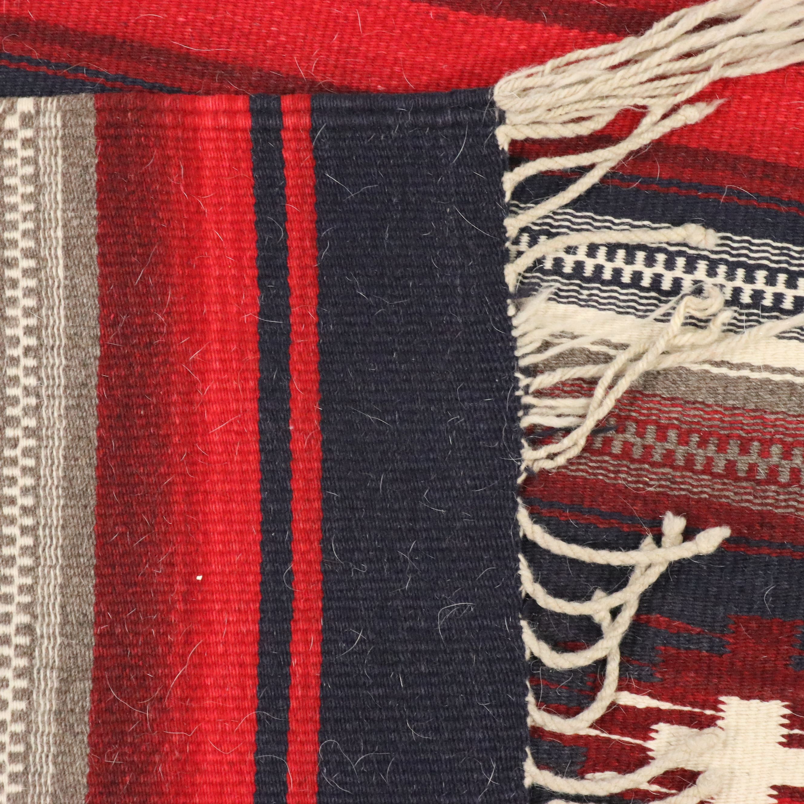 2'6 x 5'6 Handwoven Chimayo Style Accent Rug | EBTH