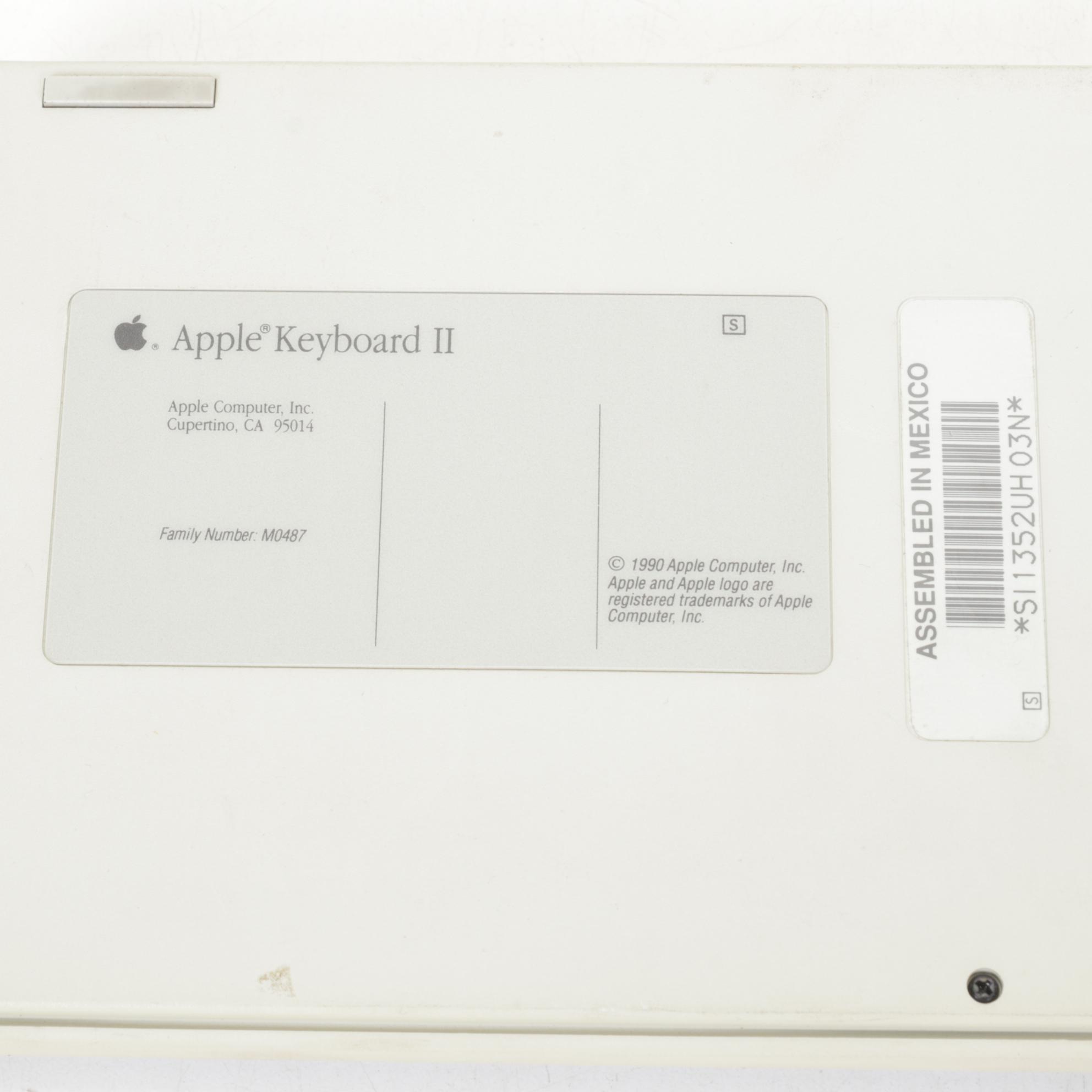 Apple Macintosh Classic II Personal Computer with Keyboard and Mouse ...