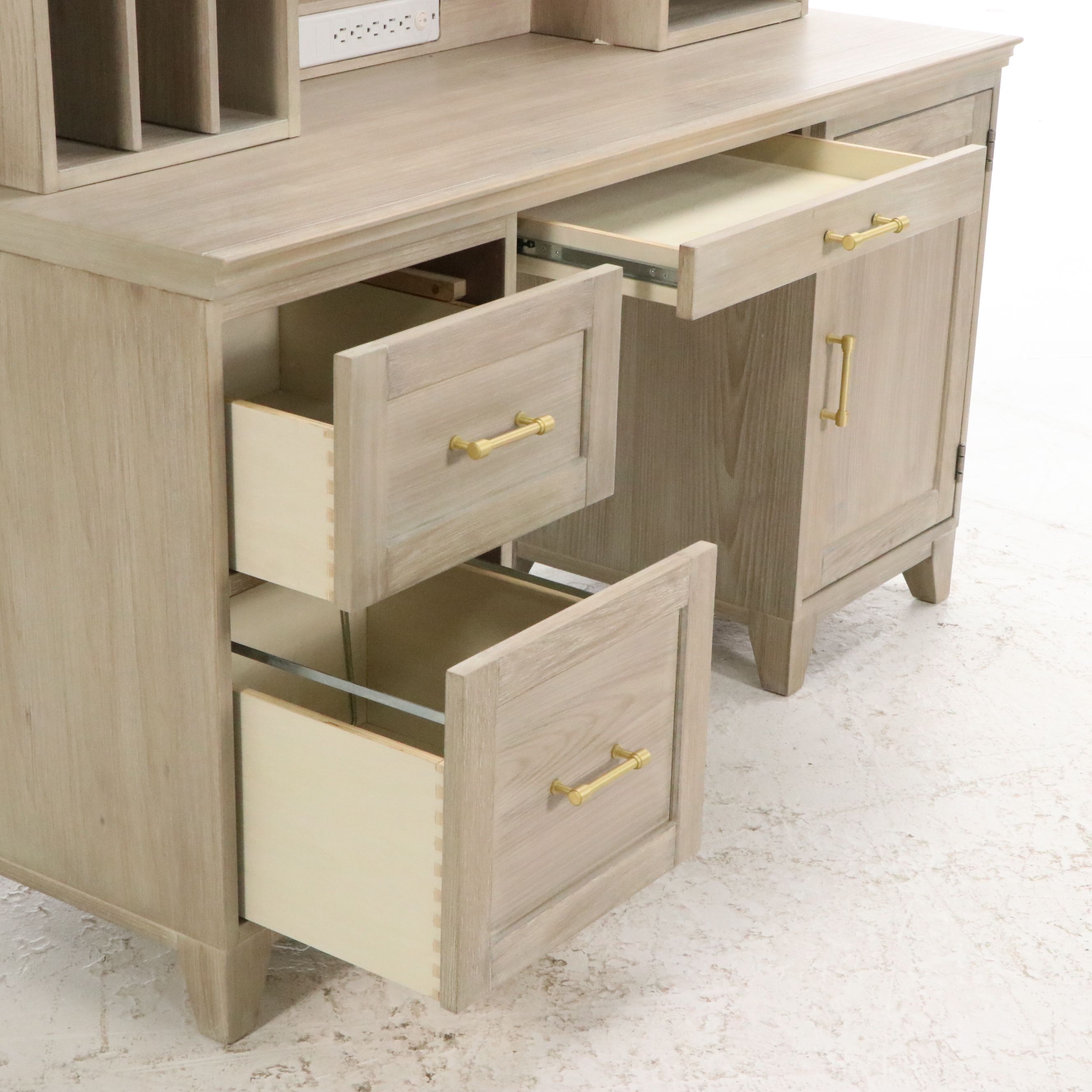 Pottery Barn Teen "Hampton" Desk with Hutch and Pink Computer Chair | EBTH