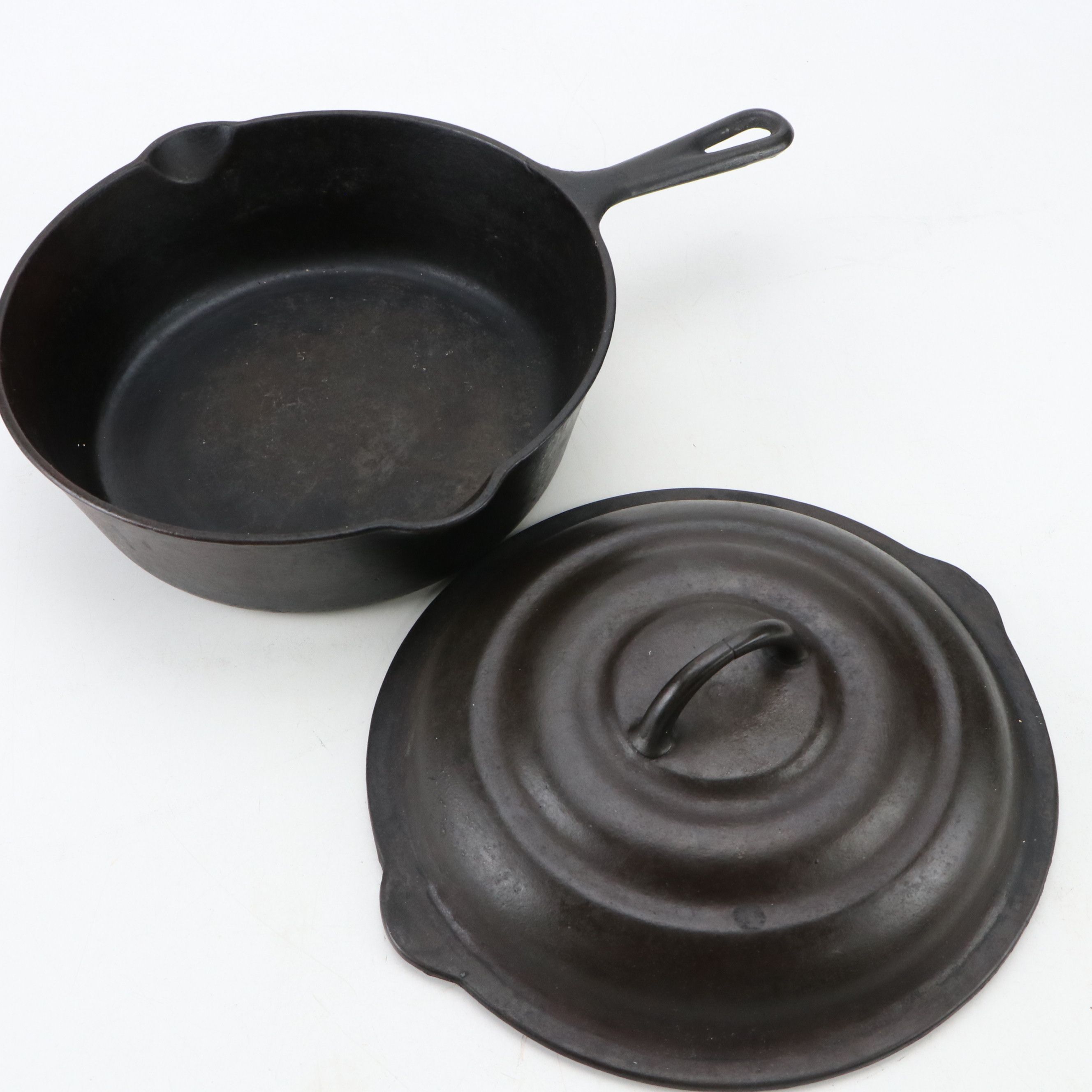 Crescent Foundry "Ozark" Dutch Oven with Beehive Lid and Other Cast ...