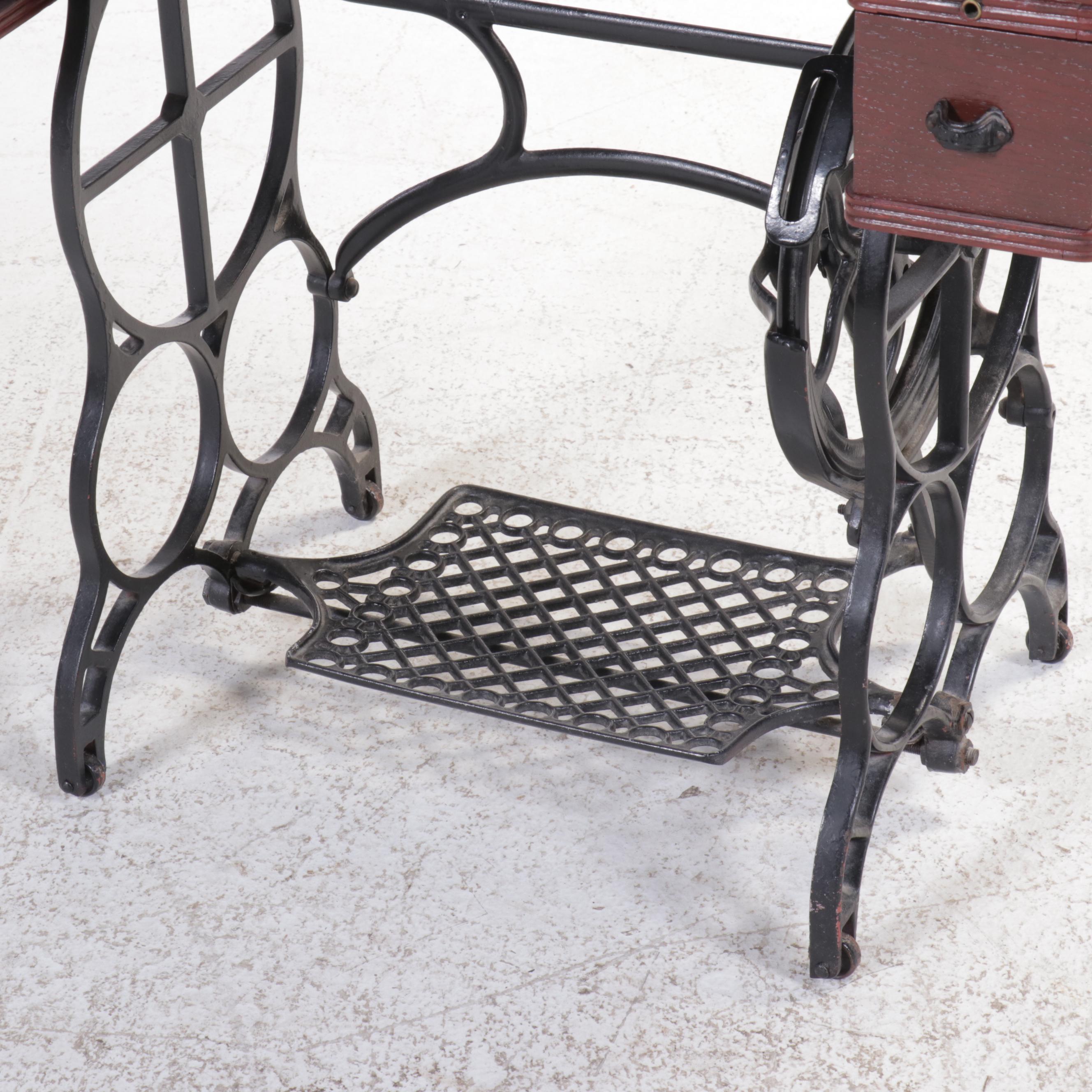 Sewing Machine Table with Foldaway Compartment and Four Drawers | EBTH