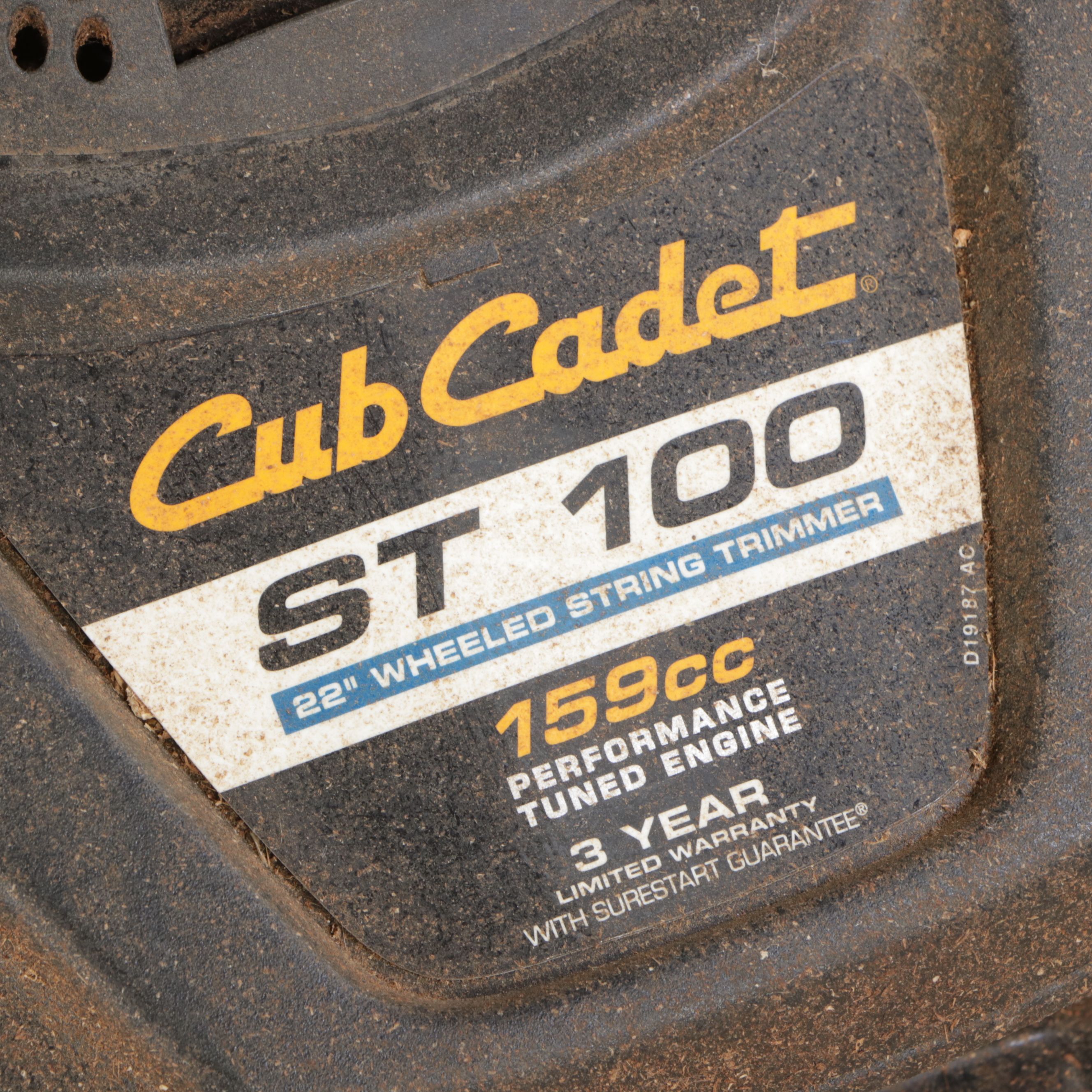 Cub Cadet ST 100 22" Wheeled String Trimmer | EBTH