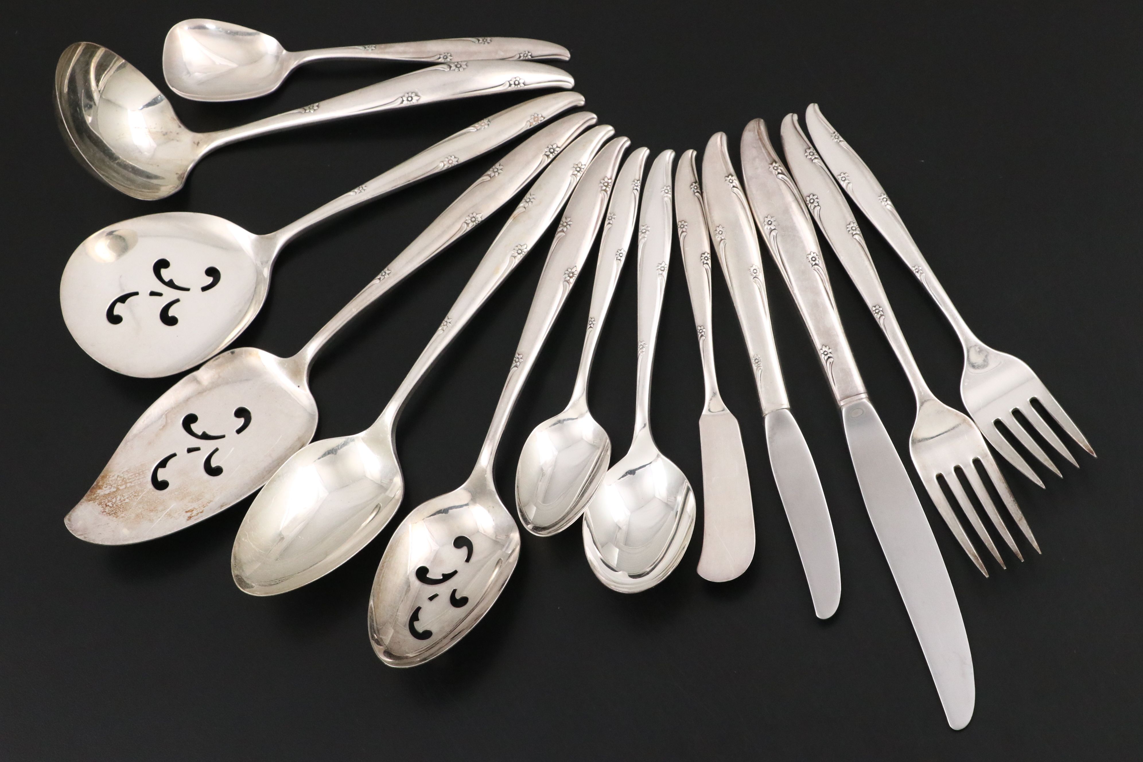 Oneida Community "Silver Flower" Silver Plate Flatware, 1960-1967 | EBTH