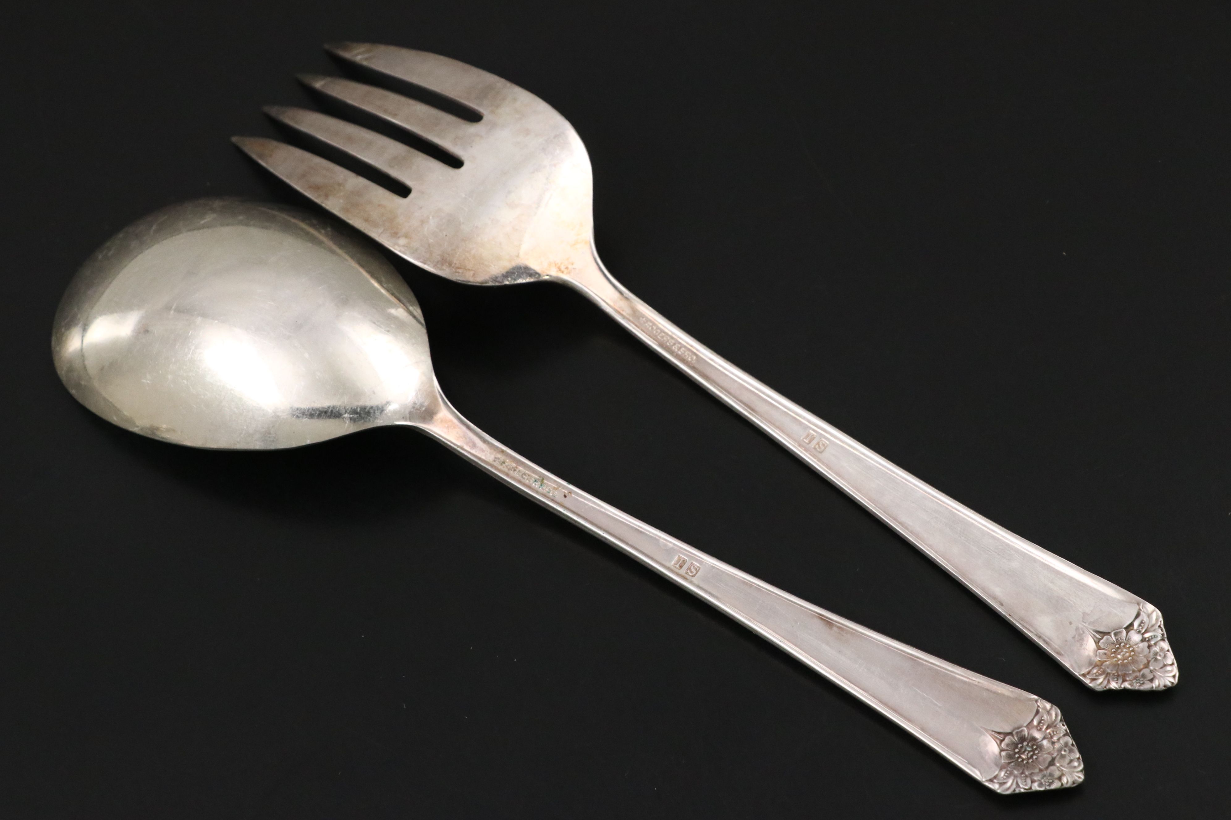Oneida Community "Silver Flower" Silver Plate Flatware, 1960-1967 | EBTH