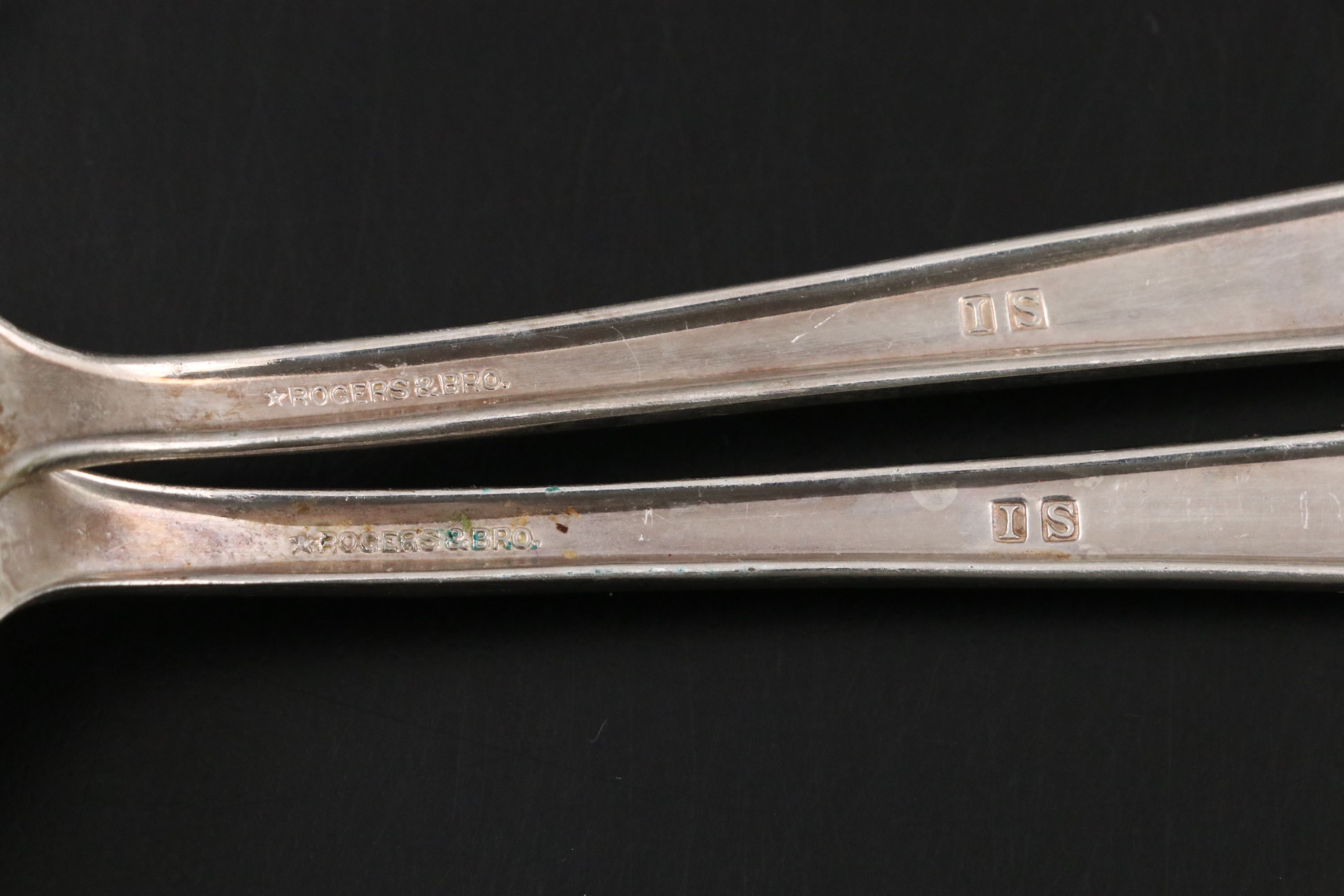 Oneida Community "Silver Flower" Silver Plate Flatware, 1960-1967 | EBTH
