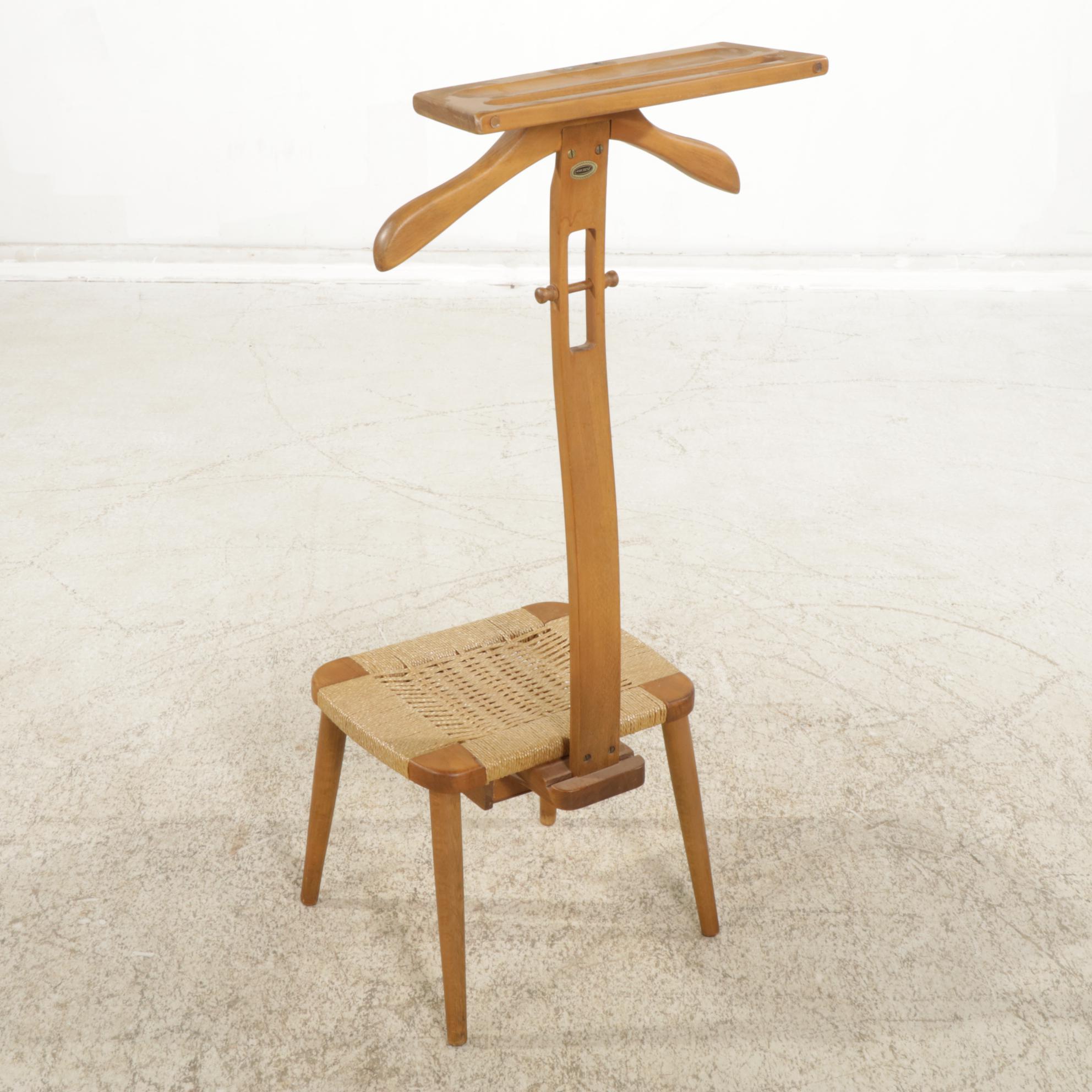 Amcrest Mid Century Modern Gentleman's Butler Chair | EBTH