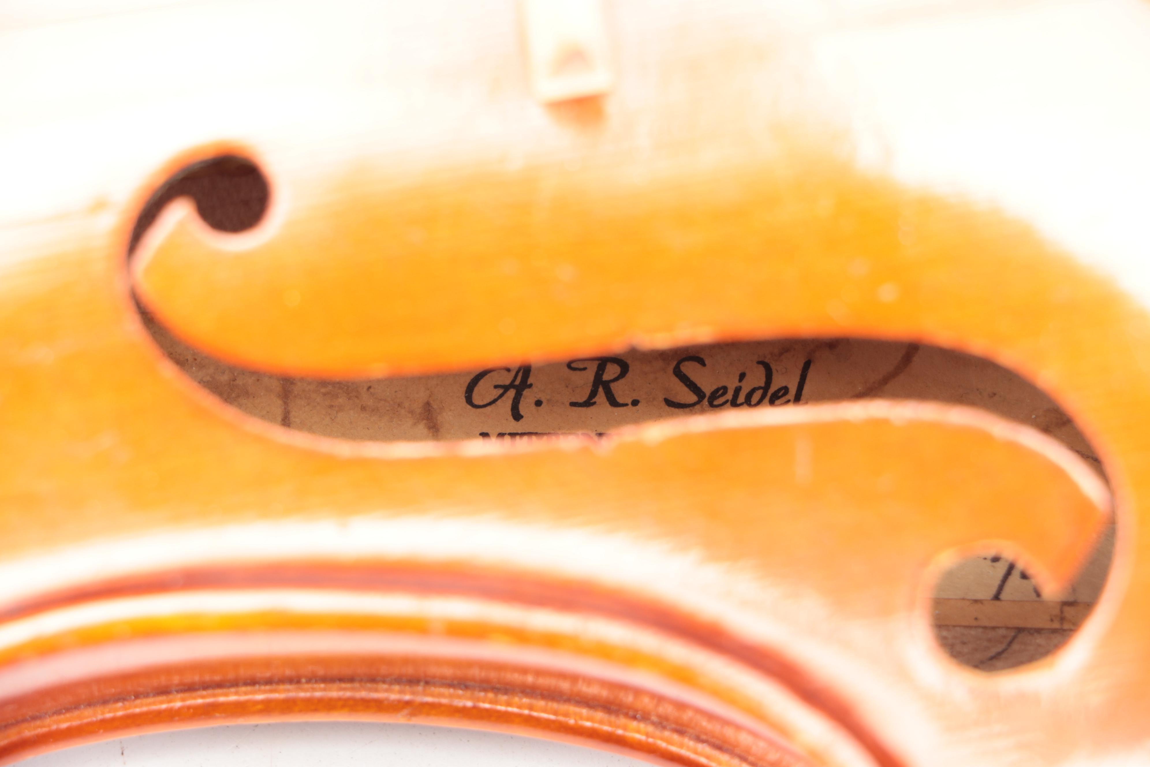 A.R. Seidel Stradivarius Copy Violin with Bow and Tolex Hard Side Case ...