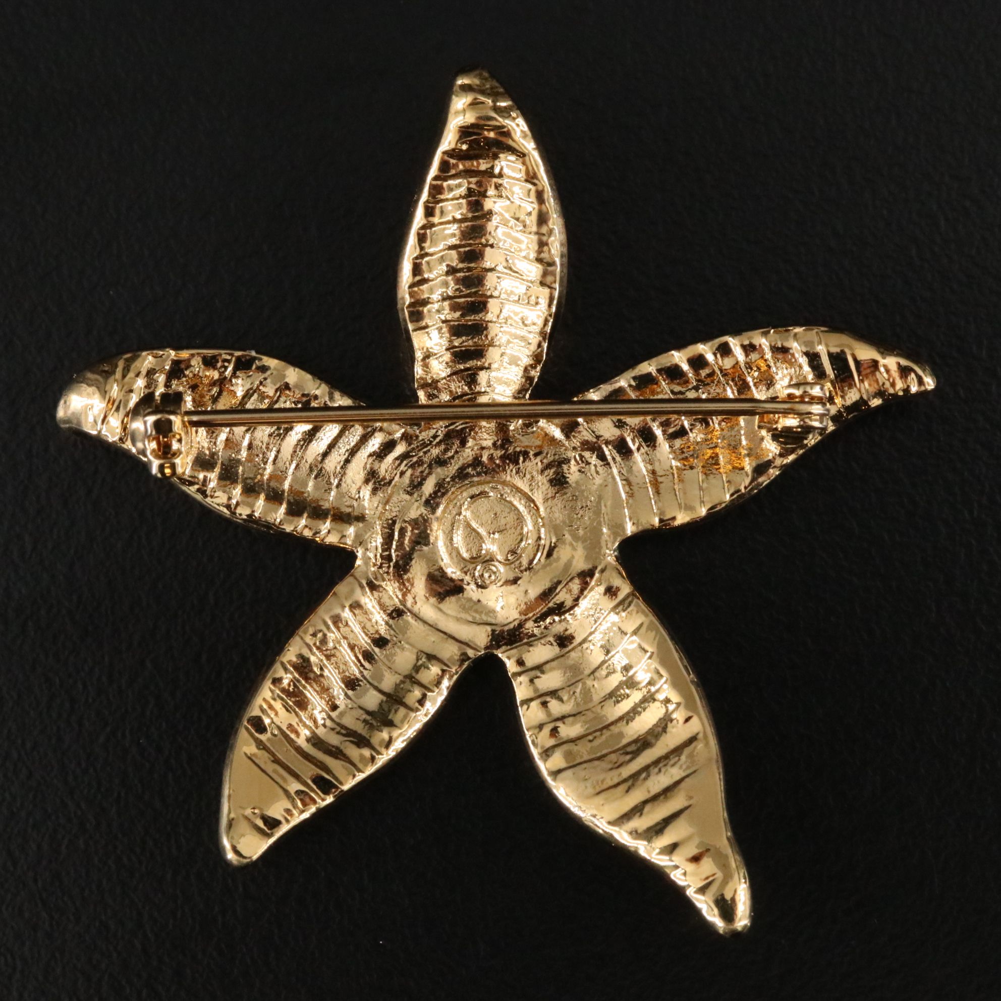 St. John Crystal Starfish Brooch | EBTH
