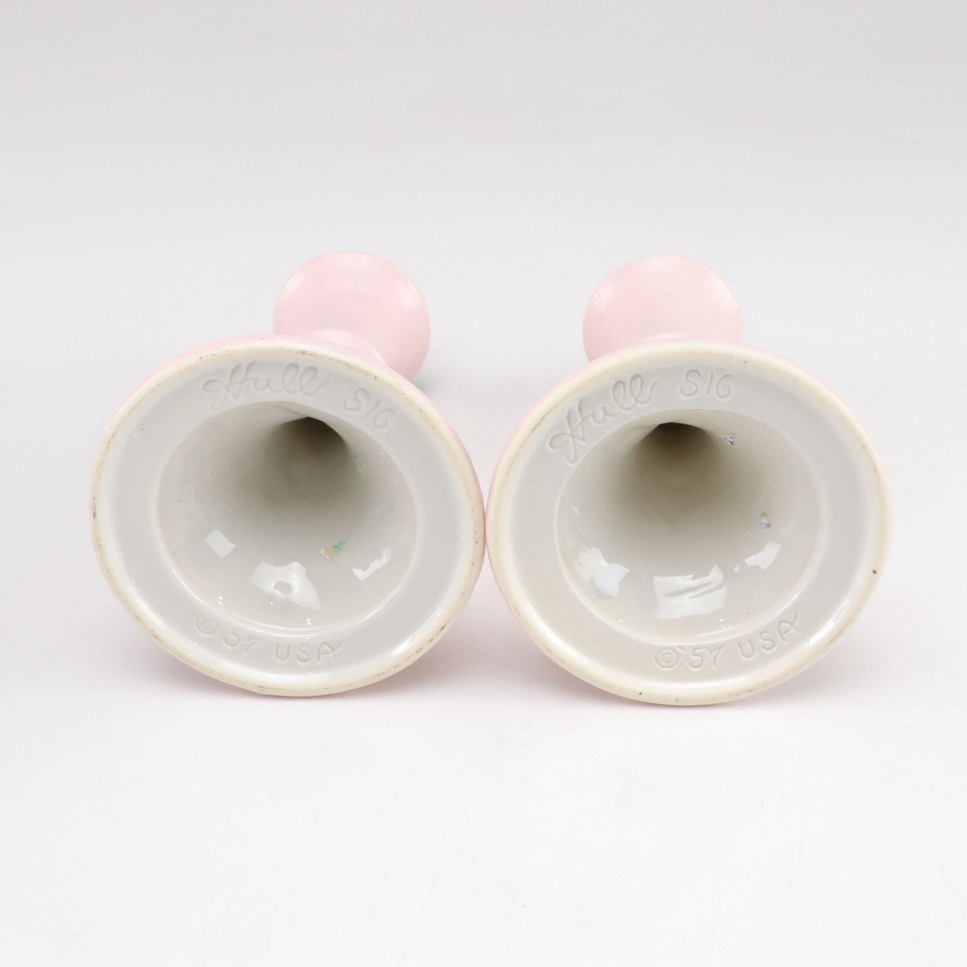 Hull Pottery "Pink Serenade" Candle Holders & Fruit Bowl, 1957 | EBTH