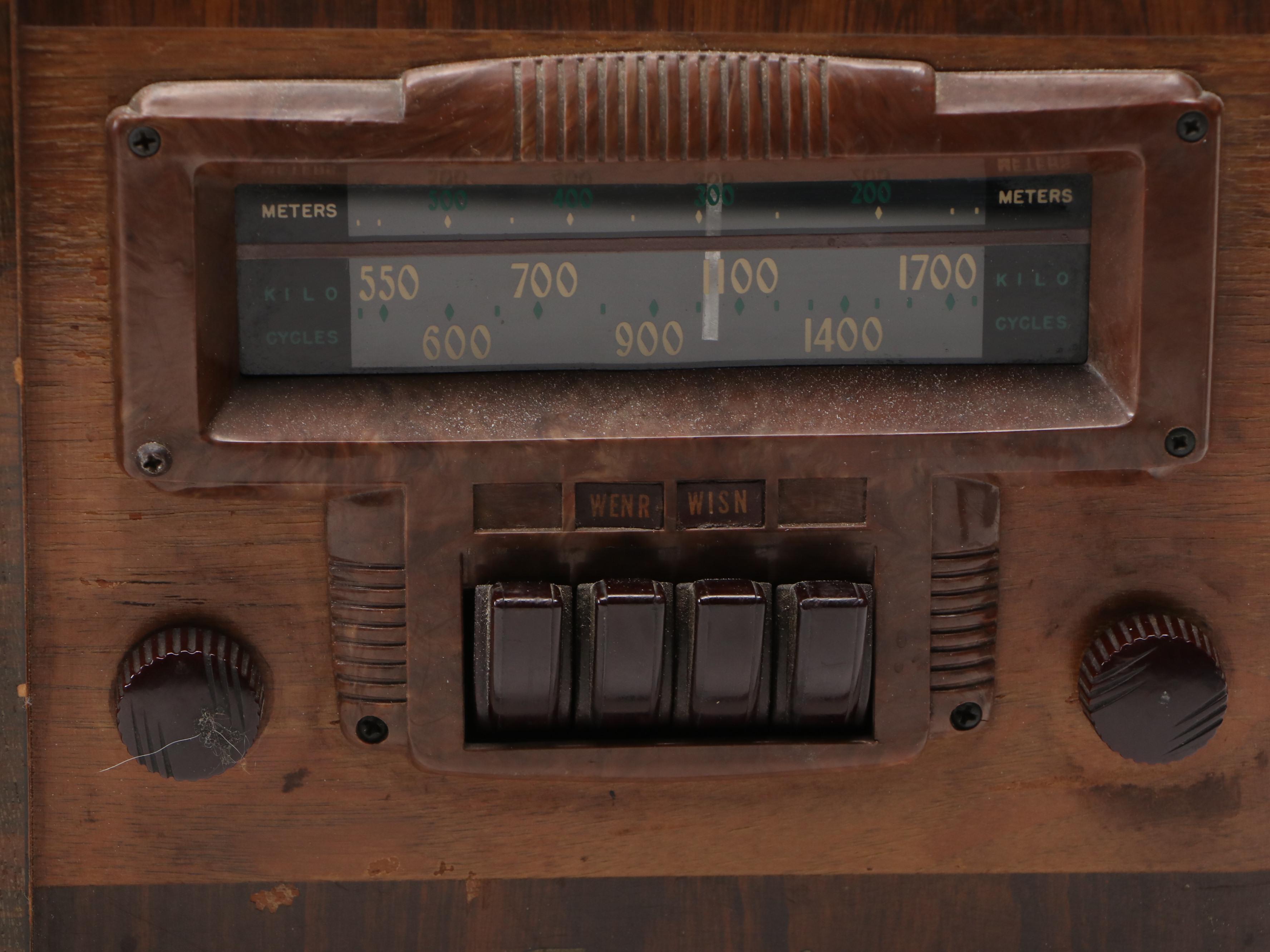 Farnsworth and Westinghouse Art Deco Tube Radios, Mid-20th Century | EBTH