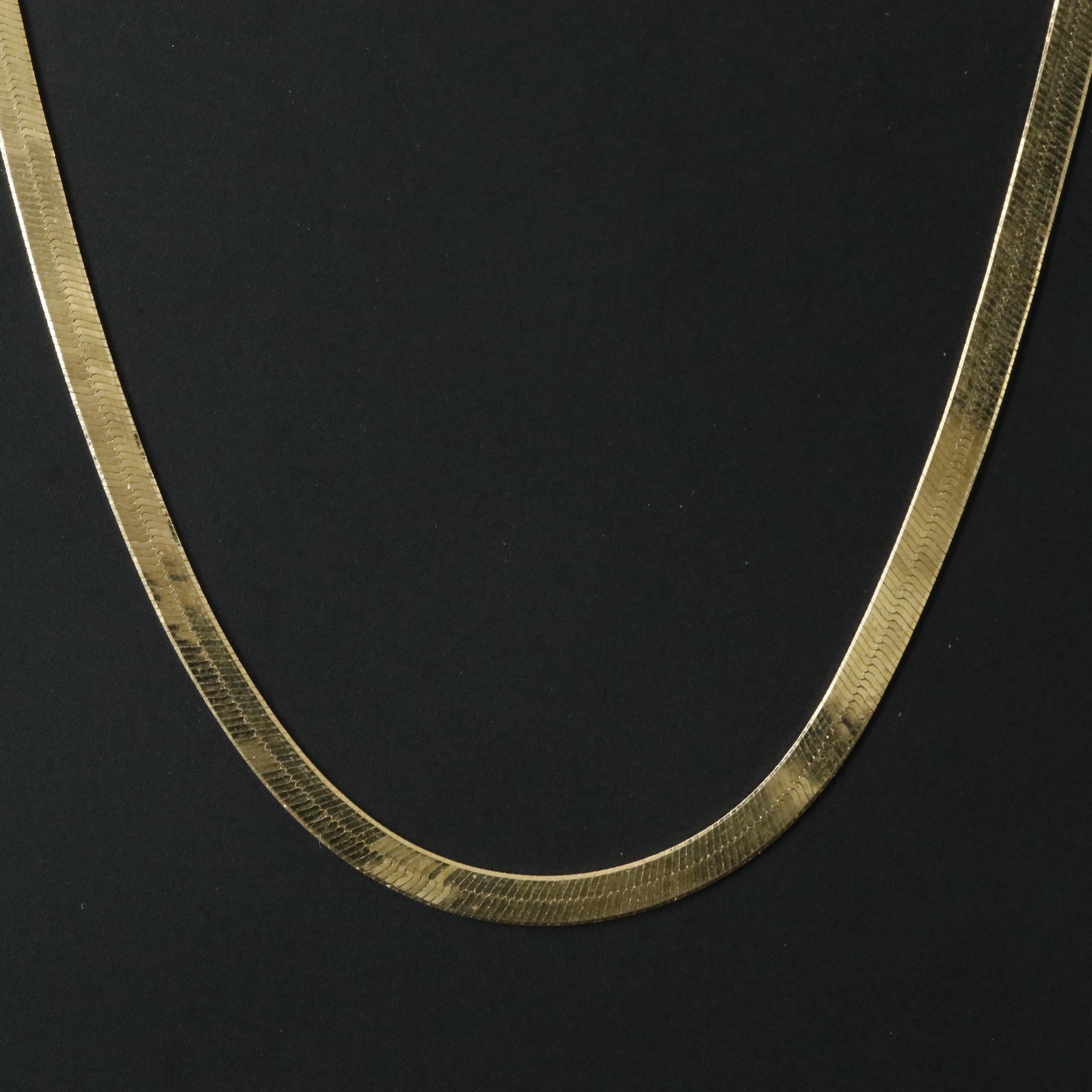 18K Herringbone Chain Necklace | EBTH
