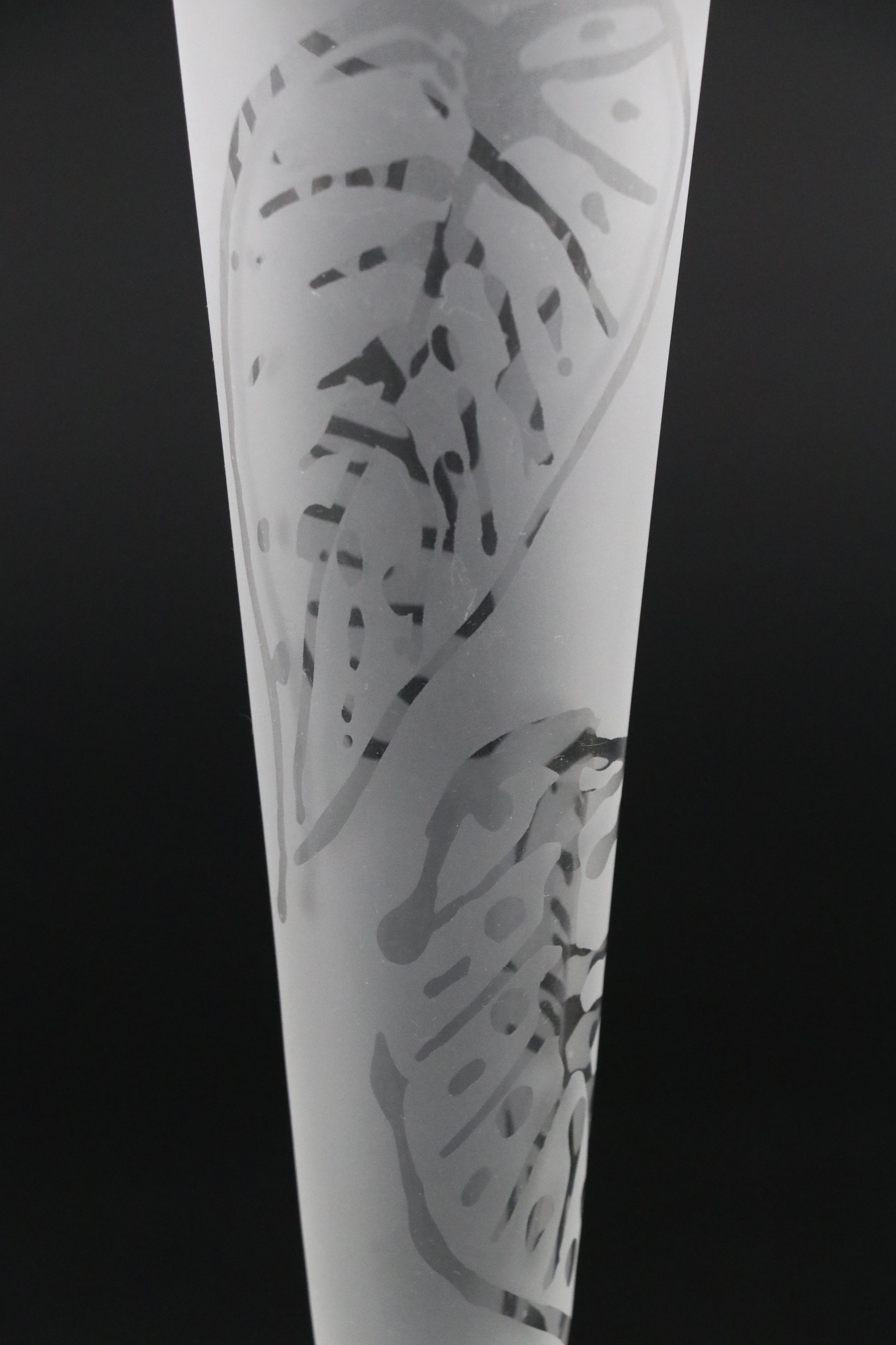 Frosted Etched Leaf Pattern Glass Champagne Flutes | EBTH