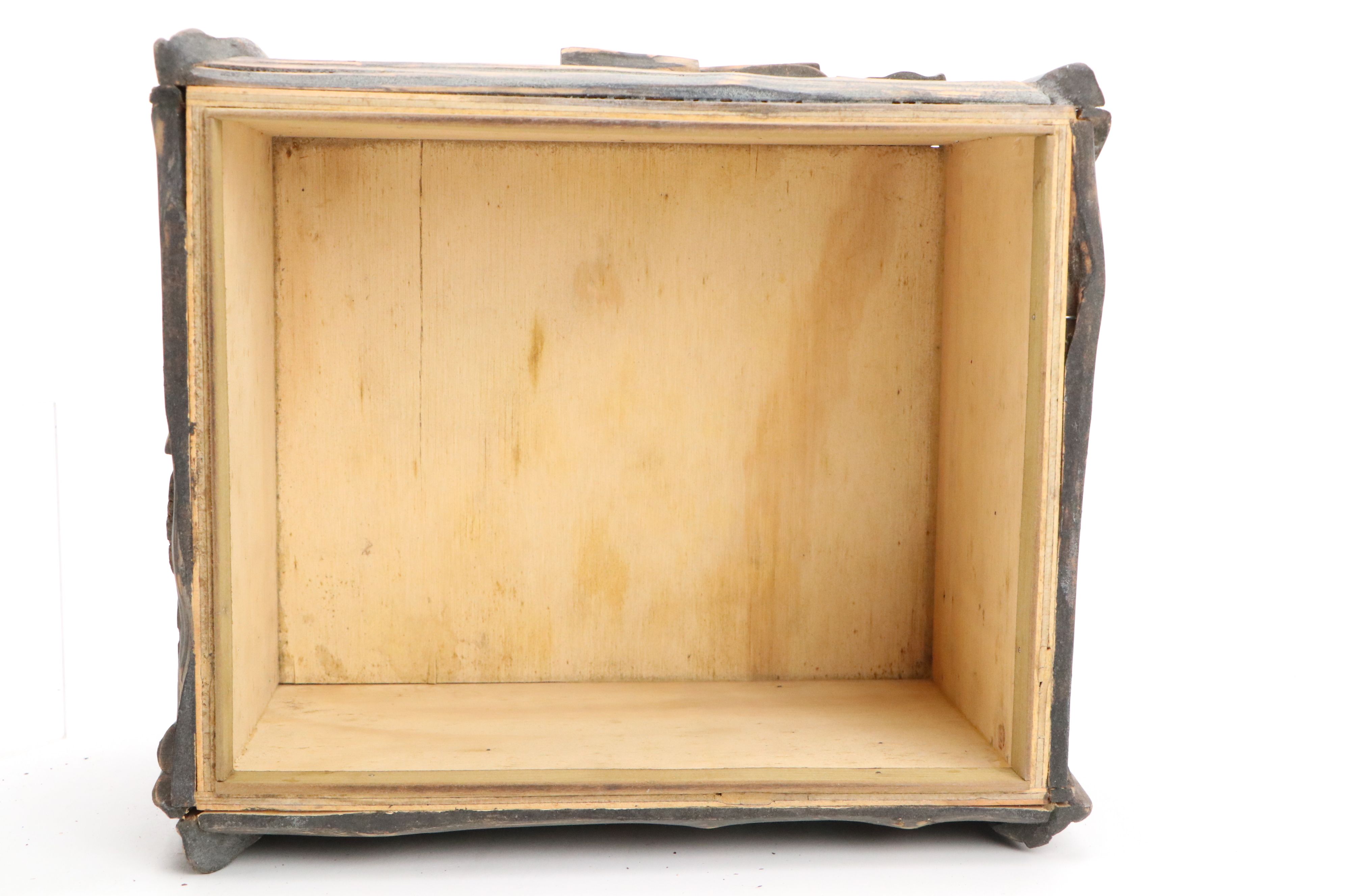 Robert Beaven Handcrafted Folk Art Footed Wood Box | EBTH
