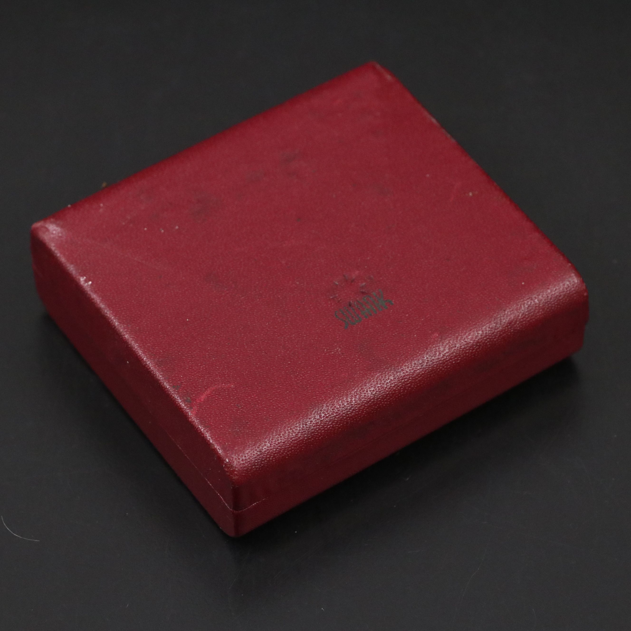 Vintage Engine-Turned Engraved Compact | EBTH