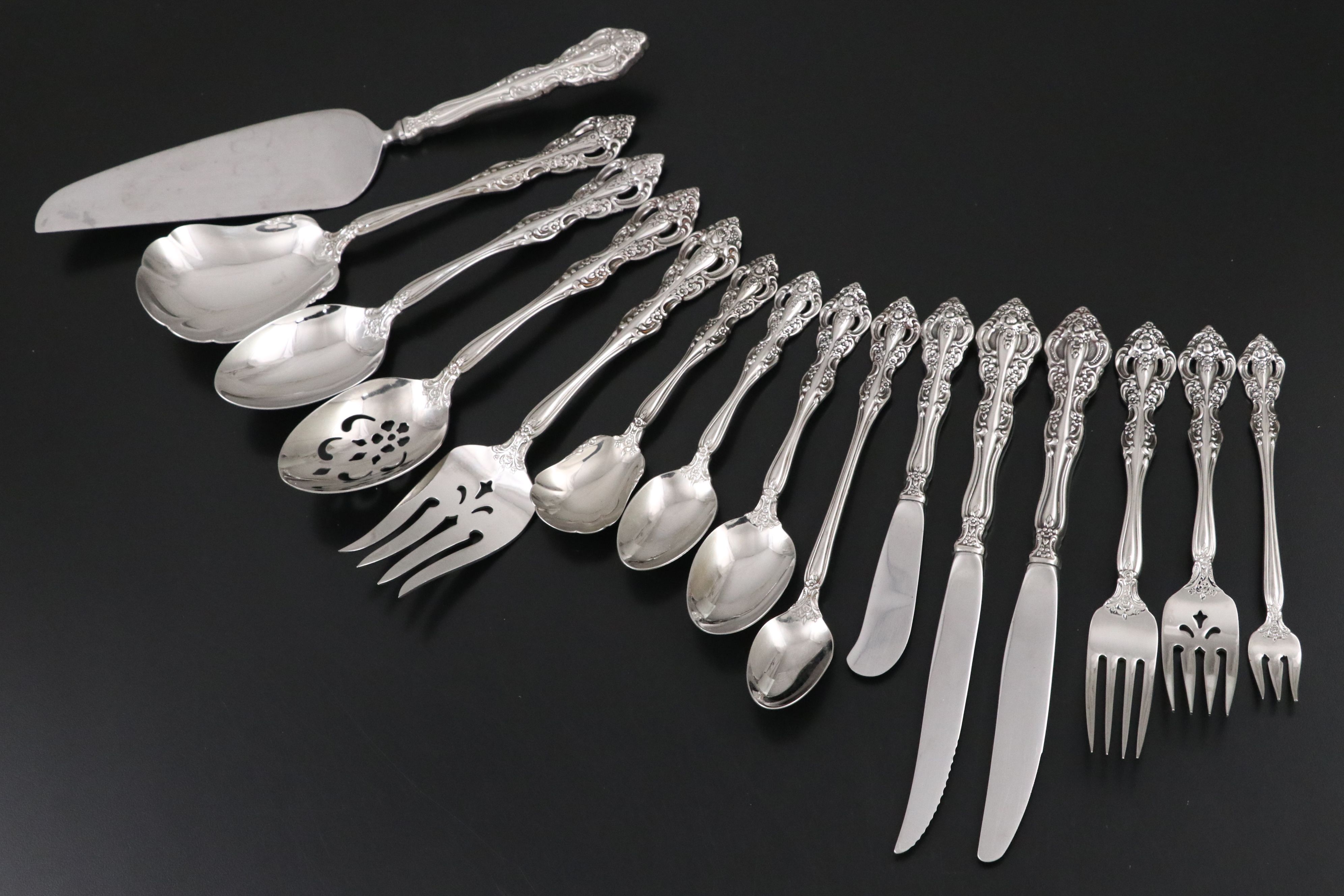 Oneida "Michelangelo" Stainless Steel Flatware Set | EBTH