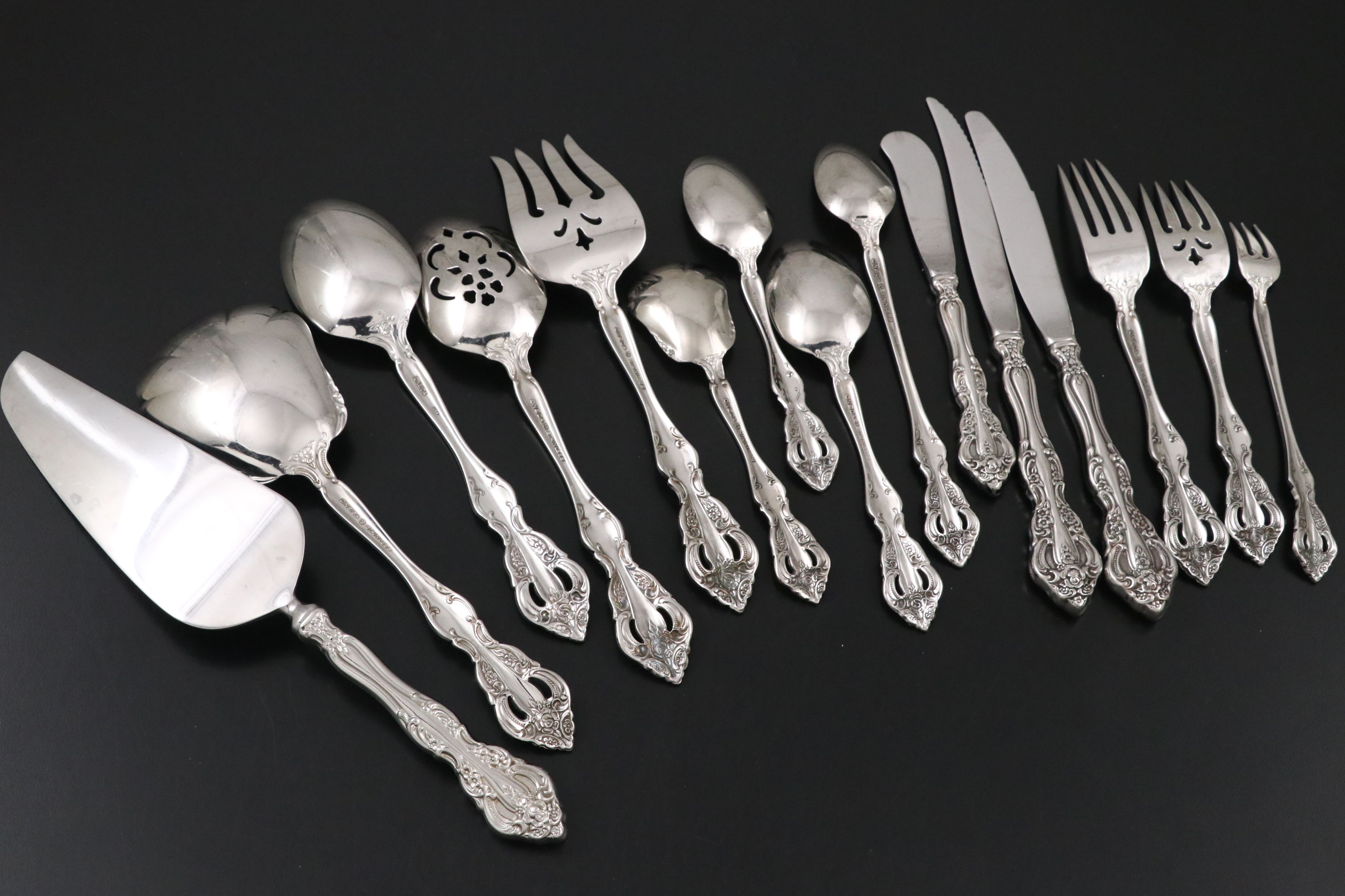 Oneida "Michelangelo" Stainless Steel Flatware Set | EBTH