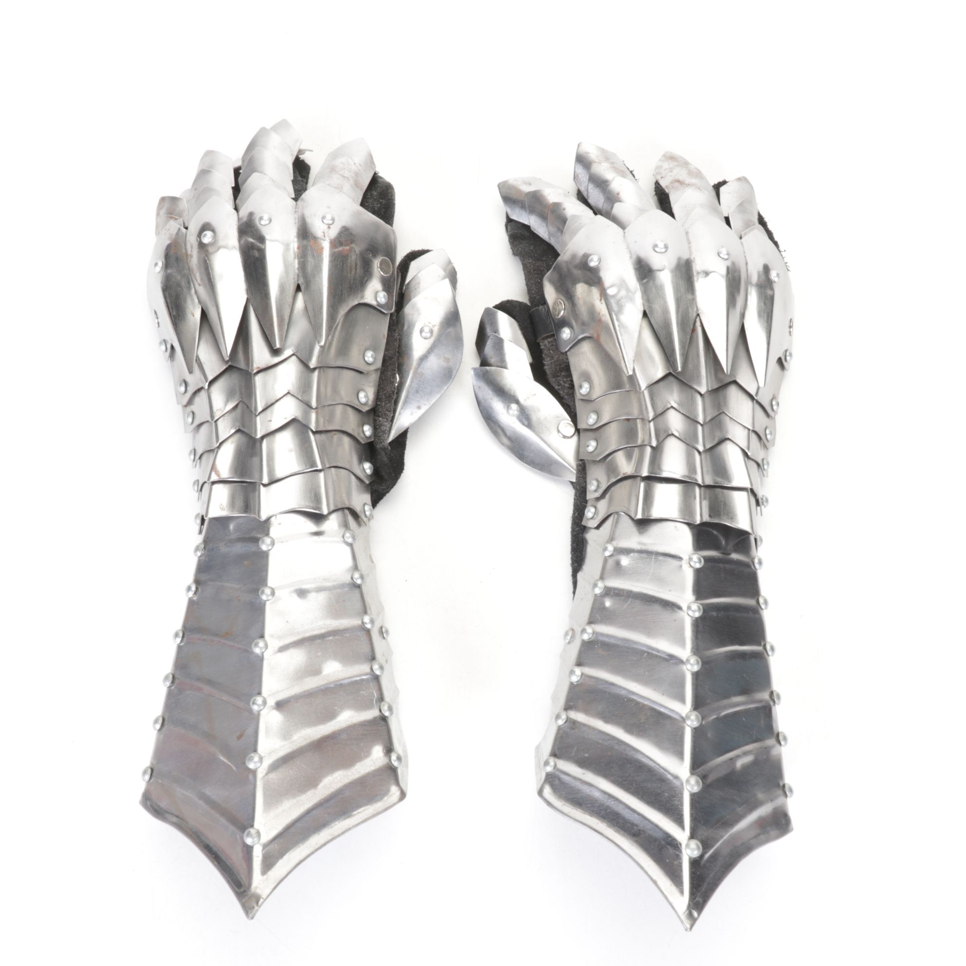 Metal & Leather Fantasy Armor Plate Gauntlets | EBTH