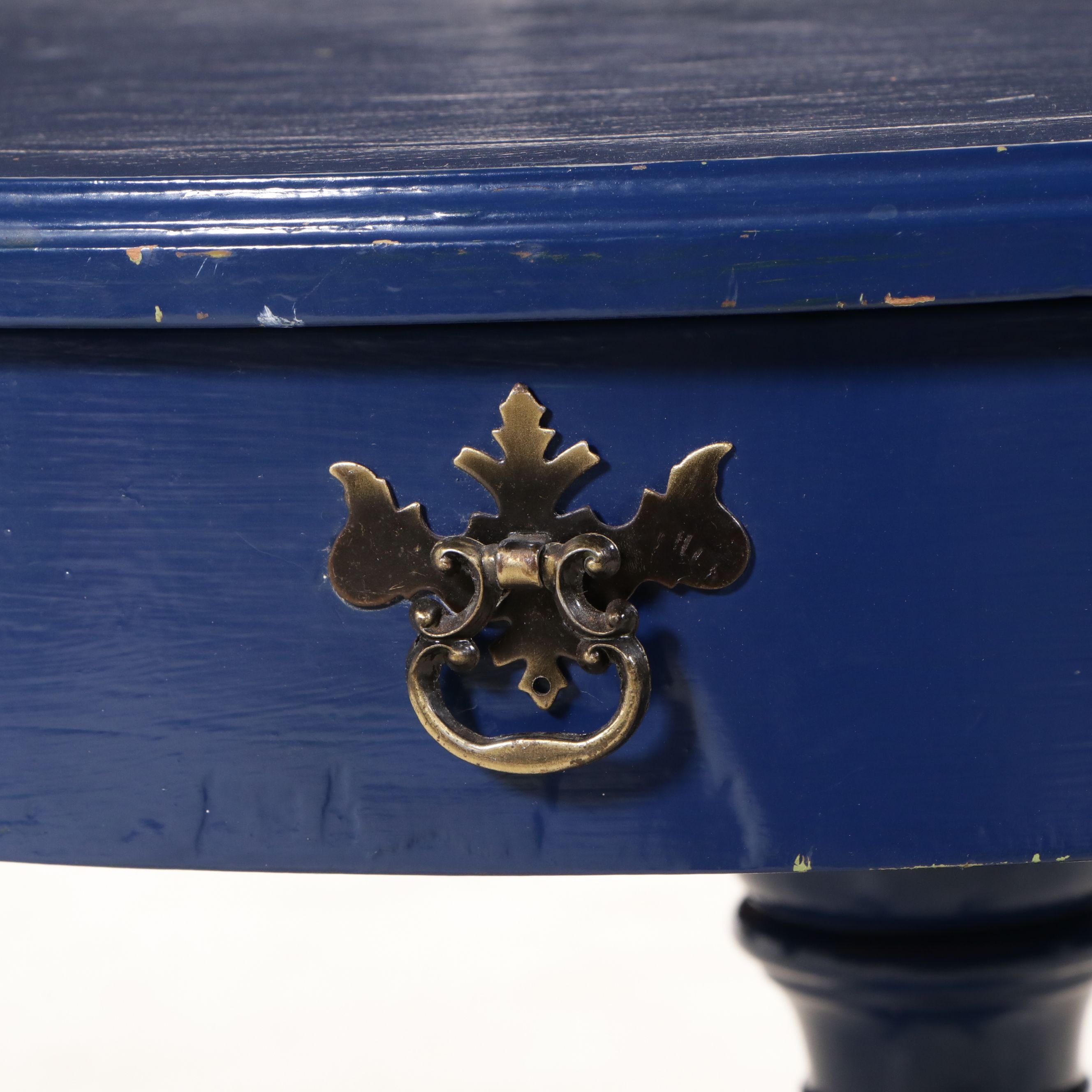Regency Style Painted Blue Center Table | EBTH