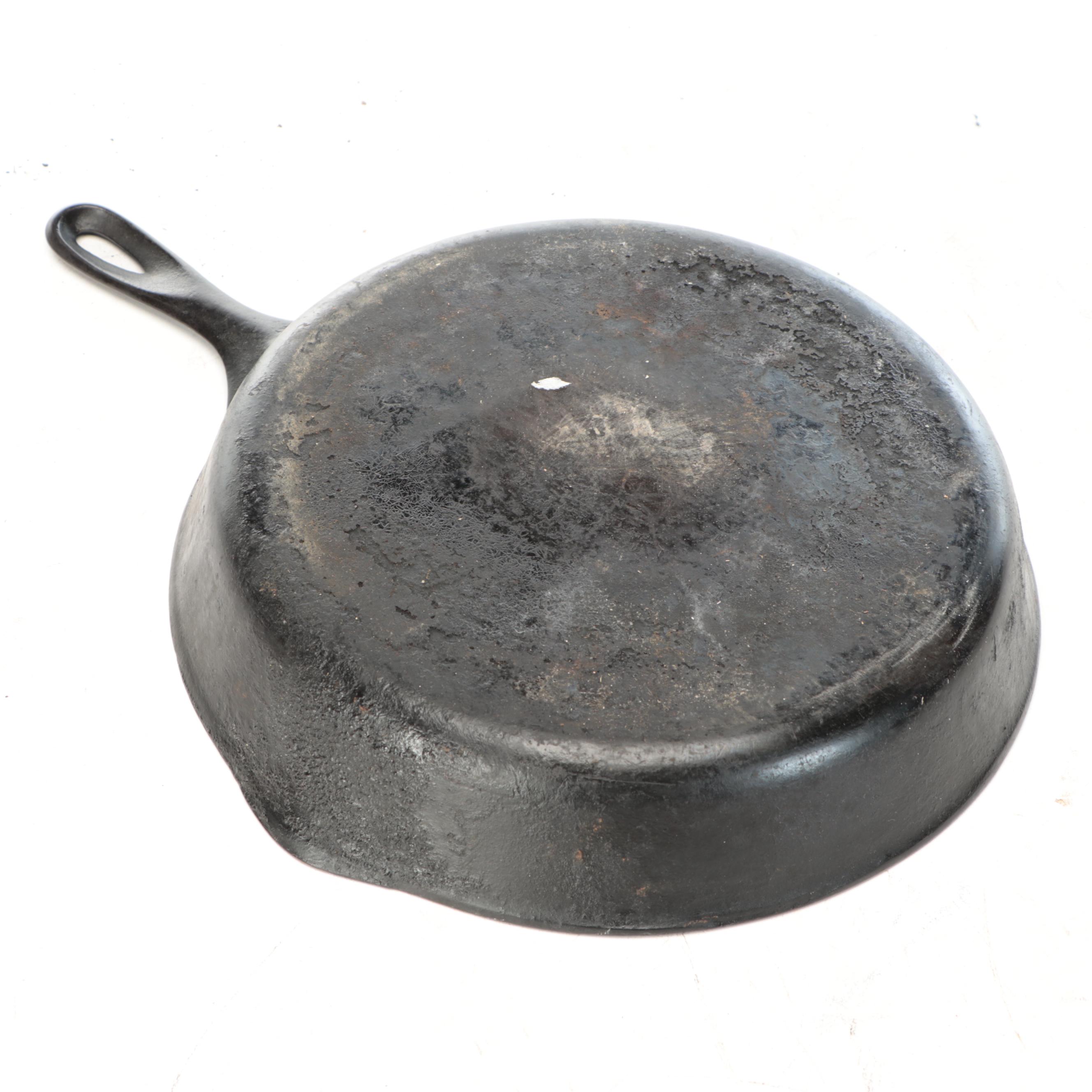 American Cast Iron "Chicken Pan" and Other Skillets, 20th Century | EBTH