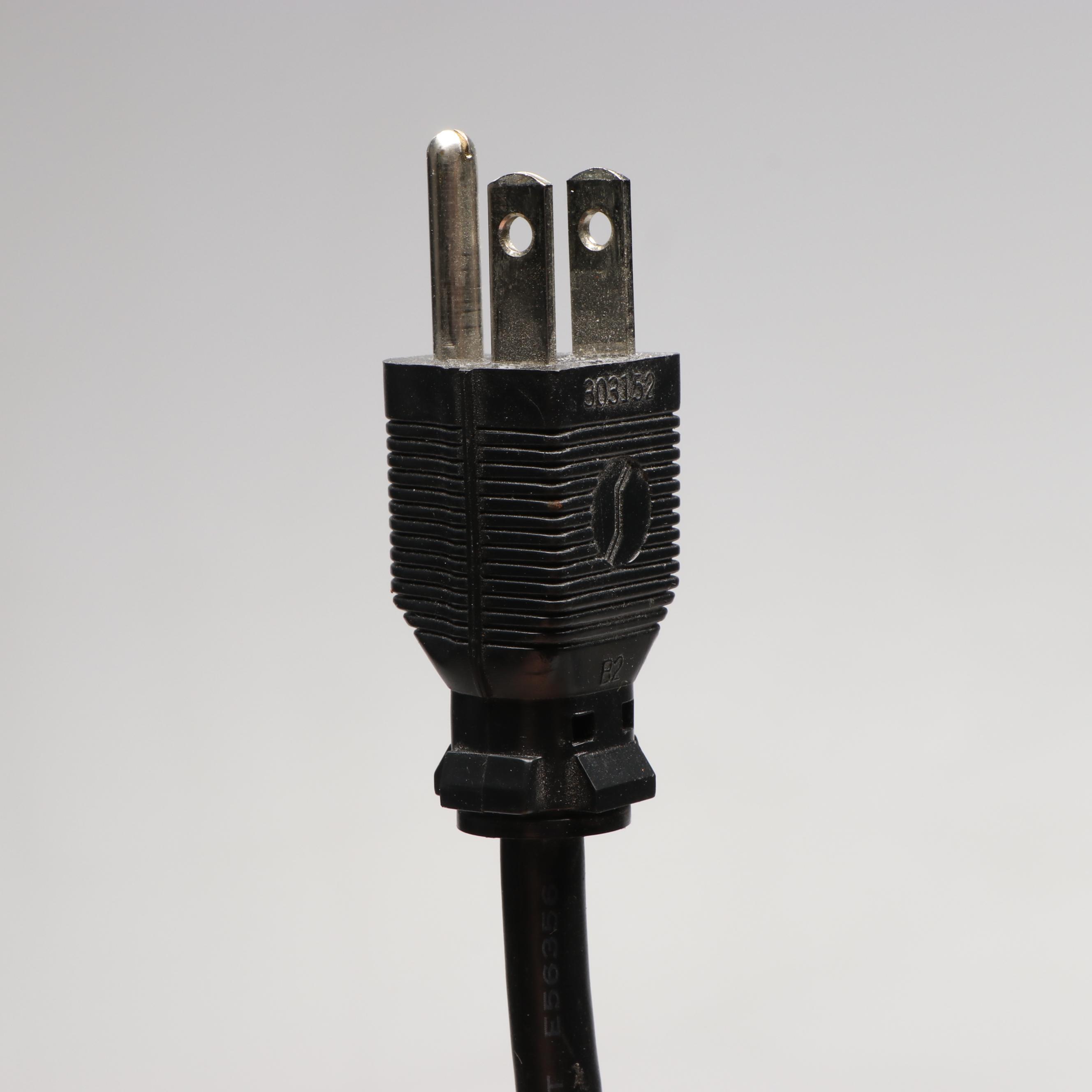 Estro Vapore Espresso Machine with Cutco Kitchen Knives | EBTH