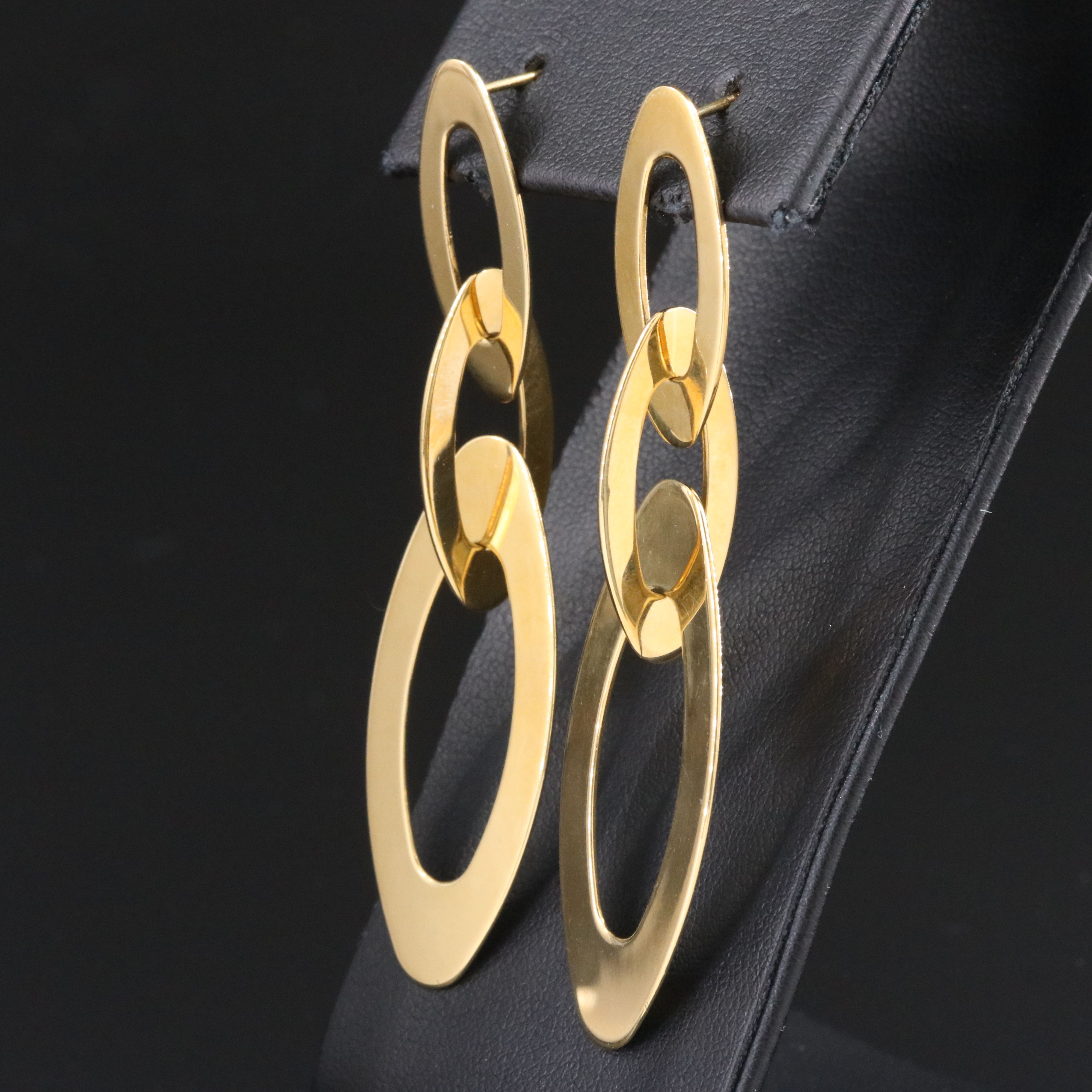 Roberto Coin Chic & Shine 18K Oval Link Earrings | EBTH