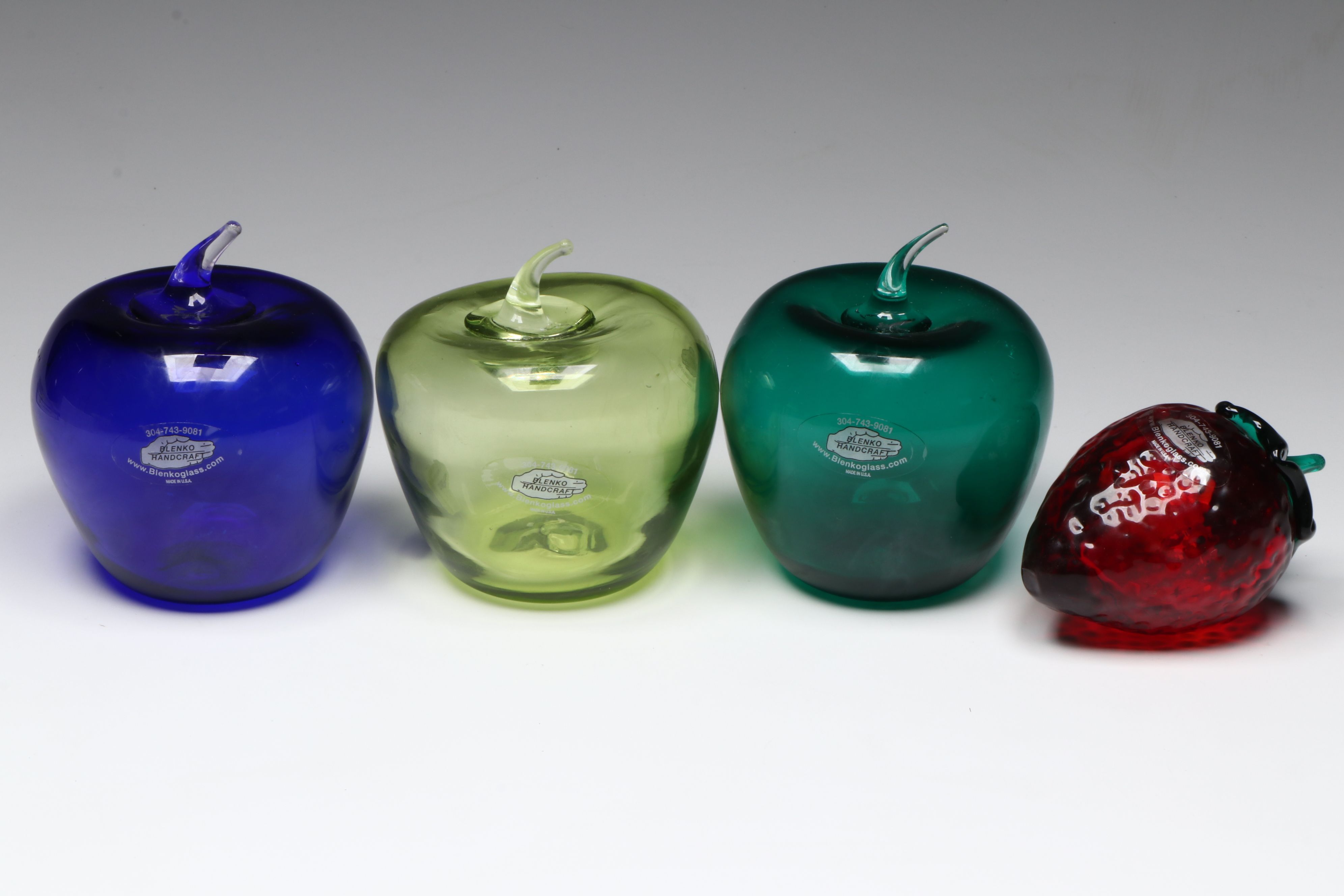 Blenko Pumpkins with Apples and Strawberry Studio Glass Figures | EBTH