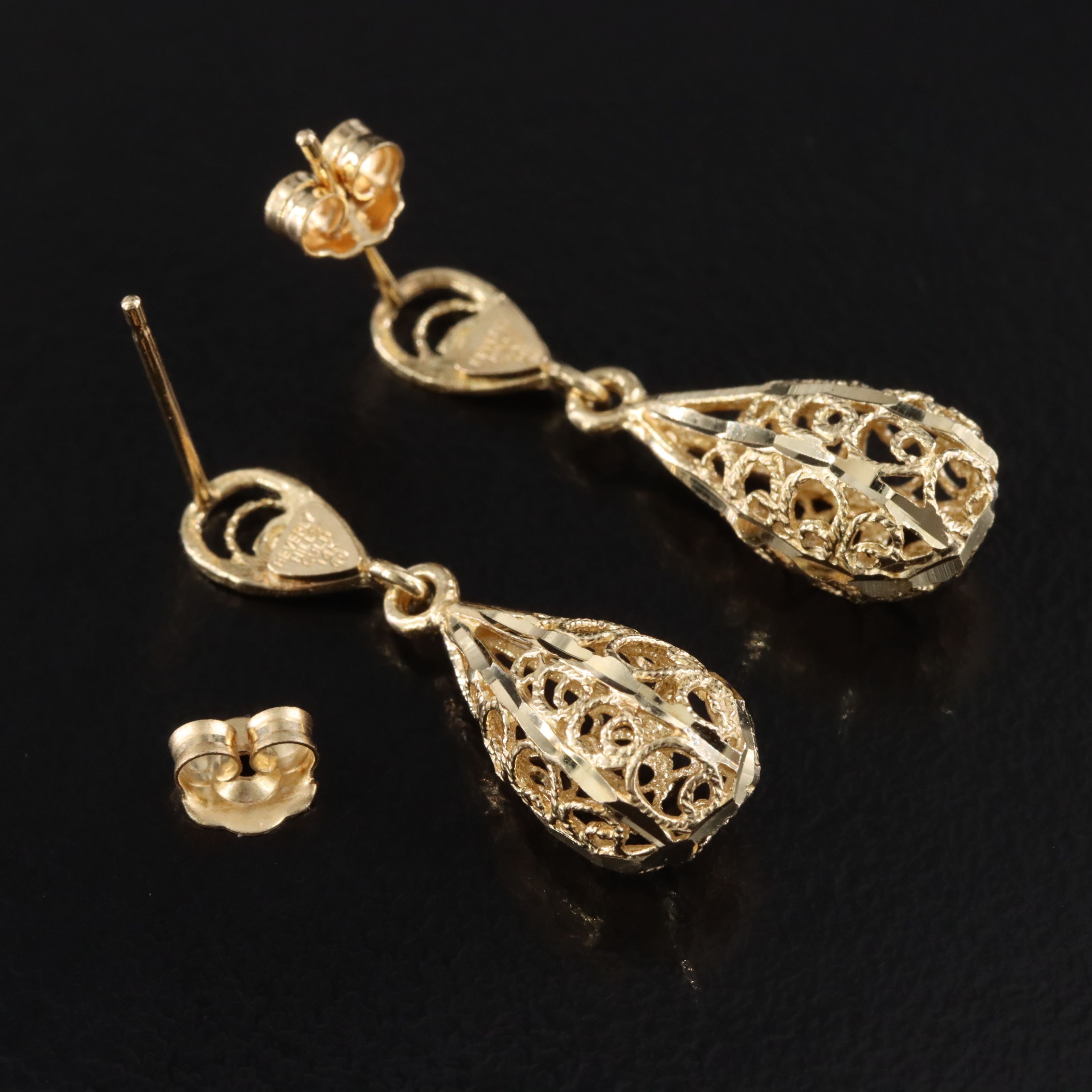 Beverly Hills Gold 14K Filigree Drop Earrings | EBTH