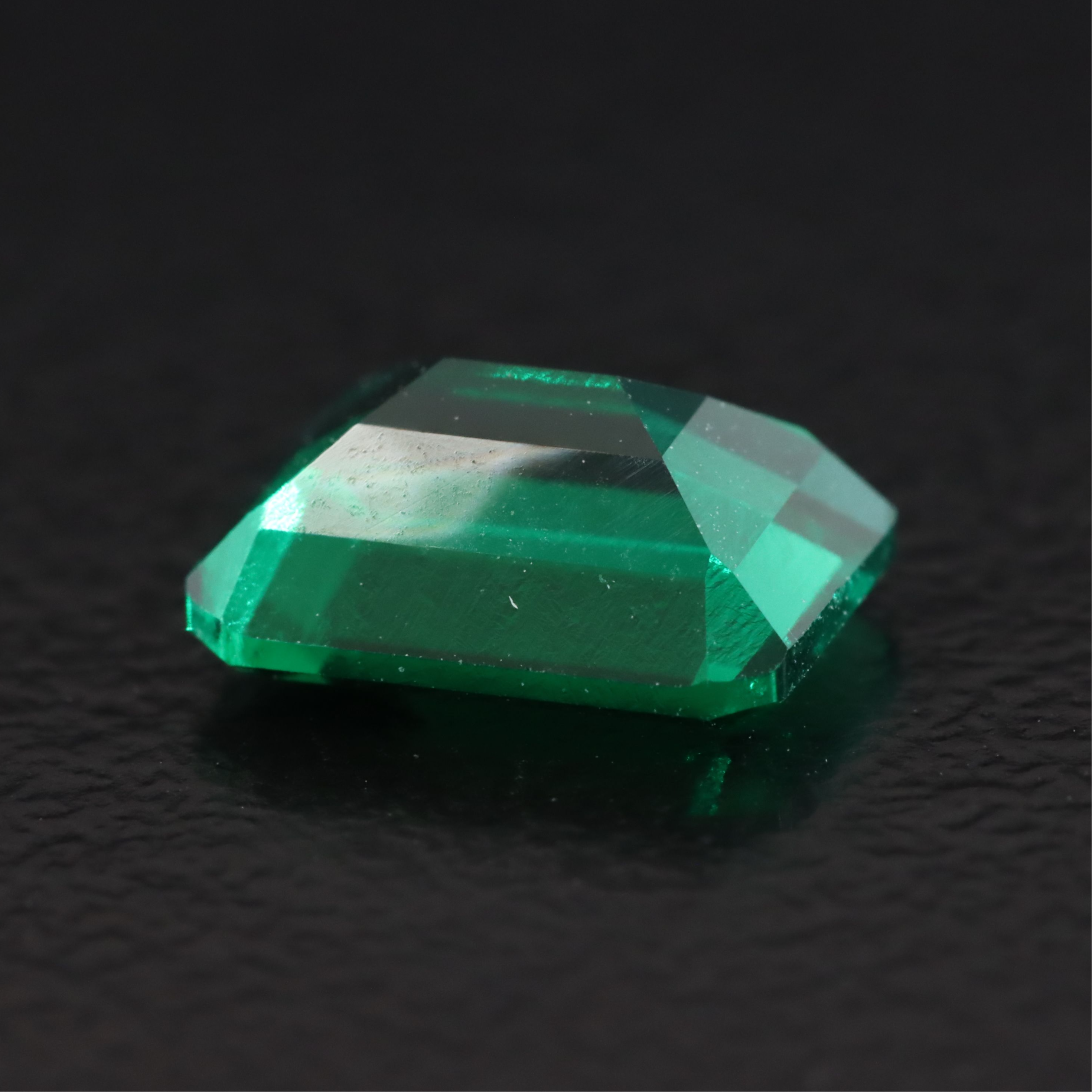 Loose 1.32 CT Lab Grown Emerald | EBTH