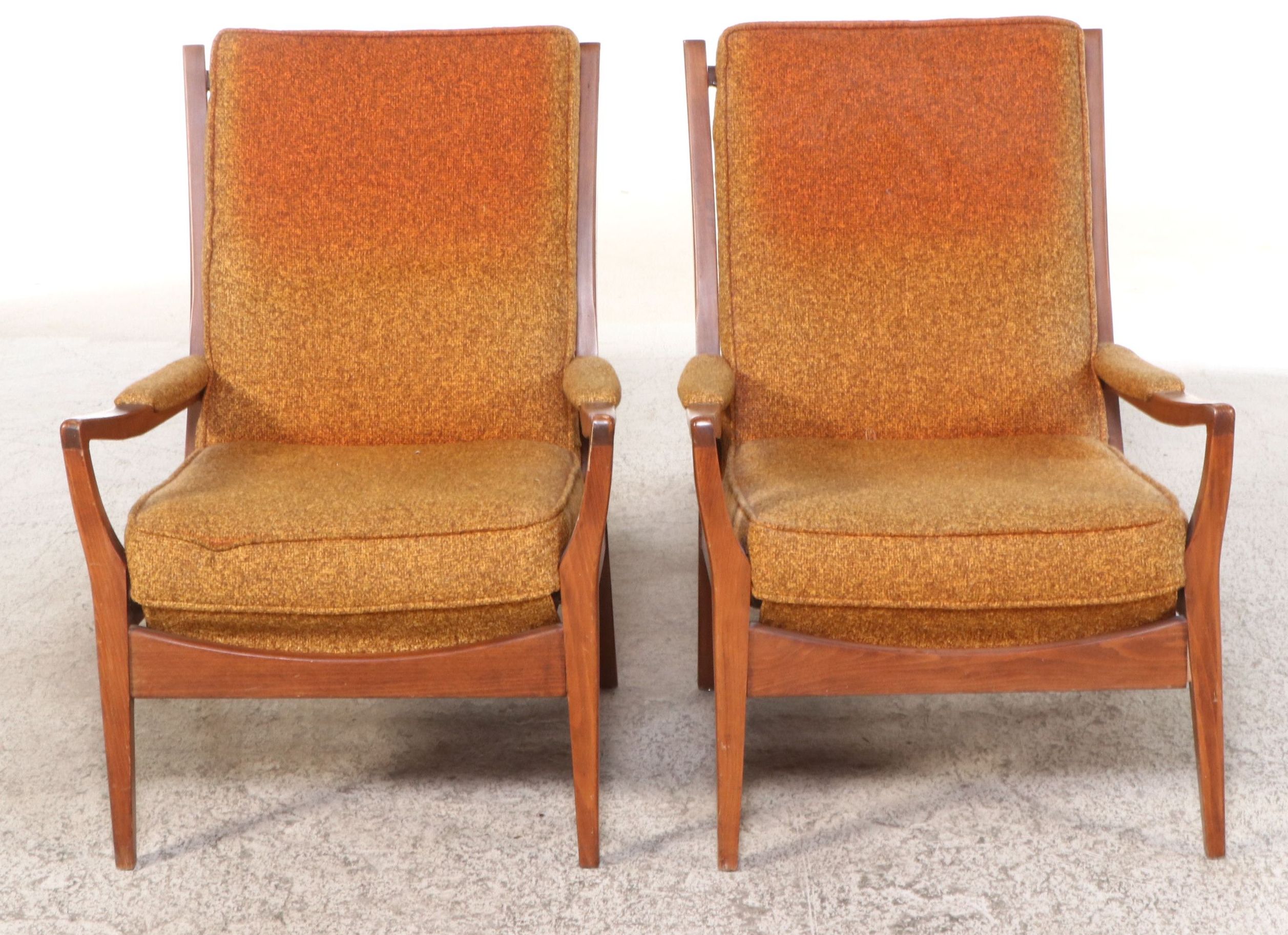 Pair of Cintique English Mid Century Modern Walnut Lounge Chairs | EBTH