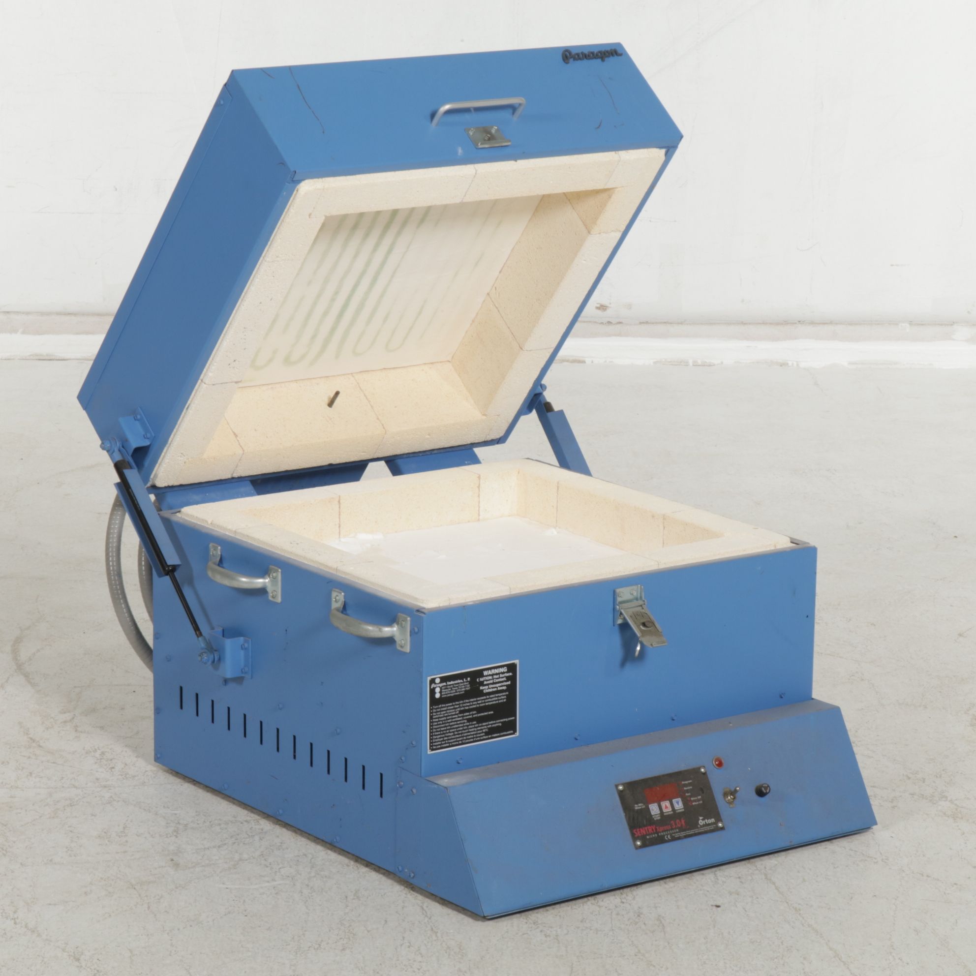 Paragon Pearl SENTRY Xpress 3.0 Glass Kiln in Blue | EBTH