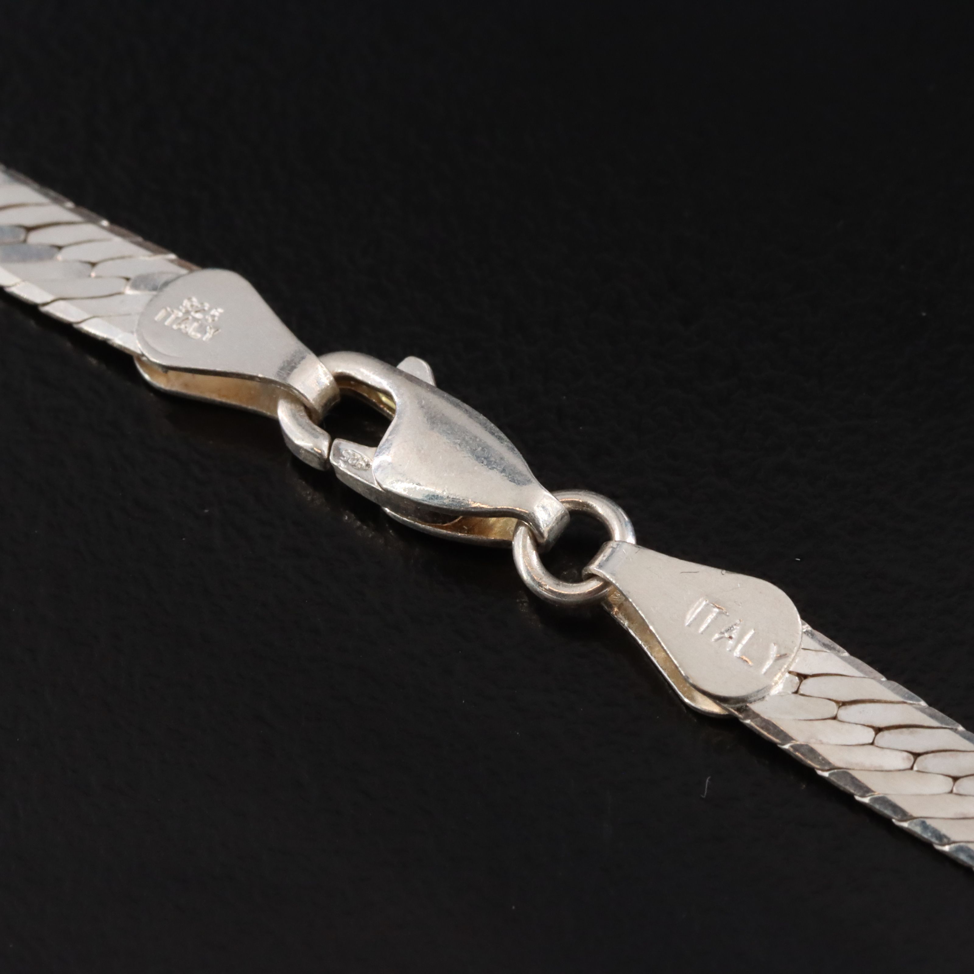 Italian Sterling Herringbone Chain Necklace | EBTH