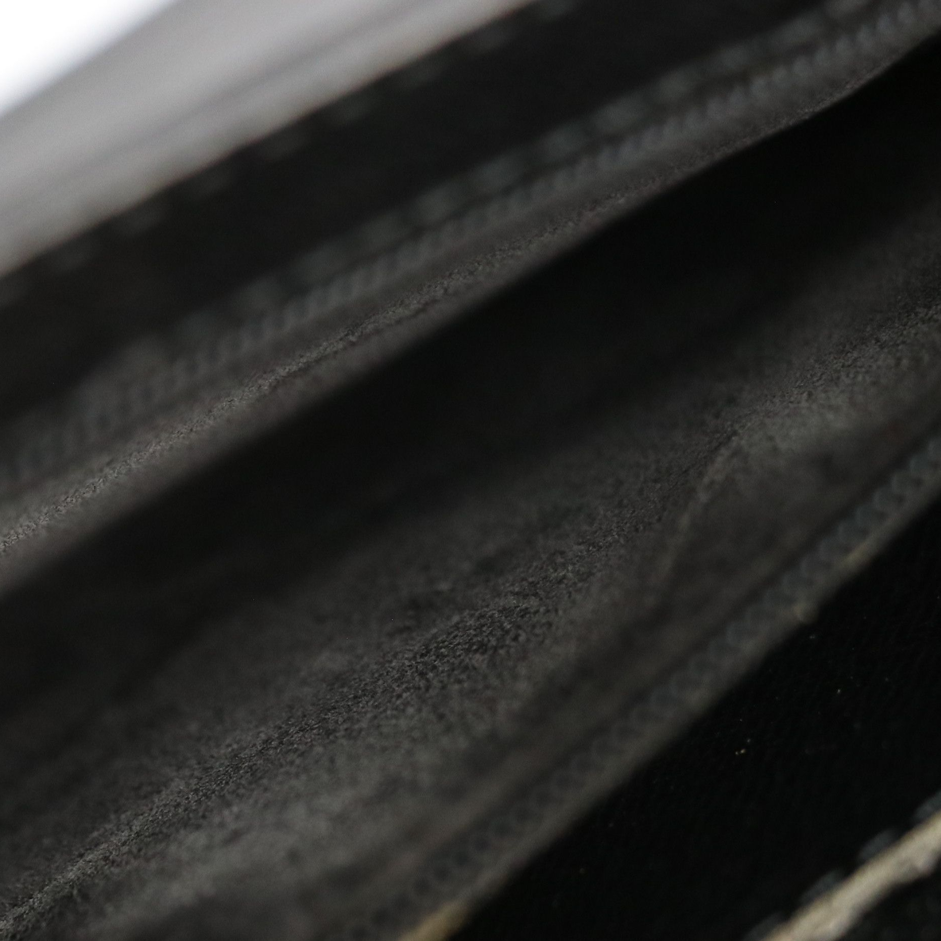 Louis Vuitton Porte Document Business Briefcase in Black Epi Leather | EBTH