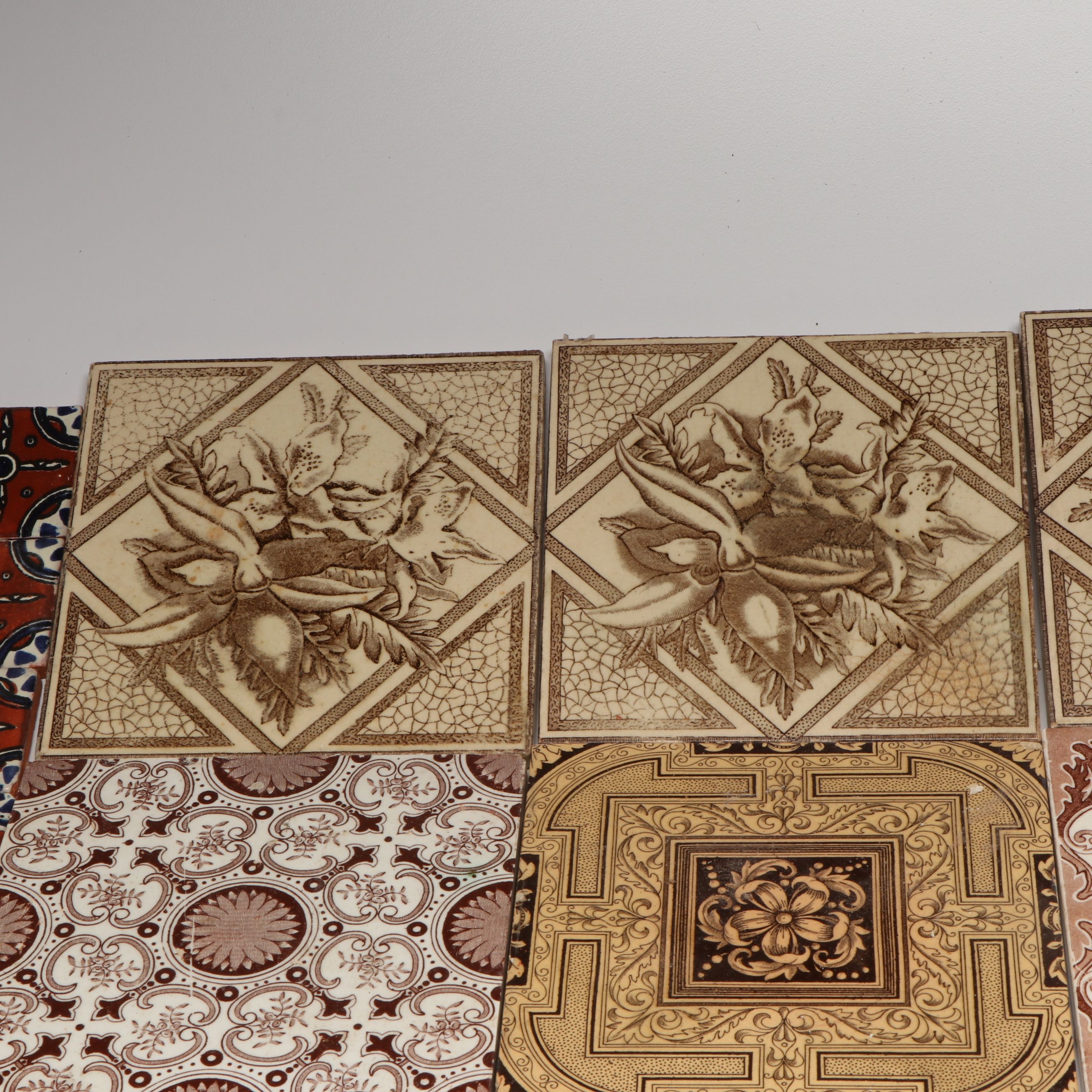 Hand-Painted and Victorian Transferware Decorative Tiles | EBTH