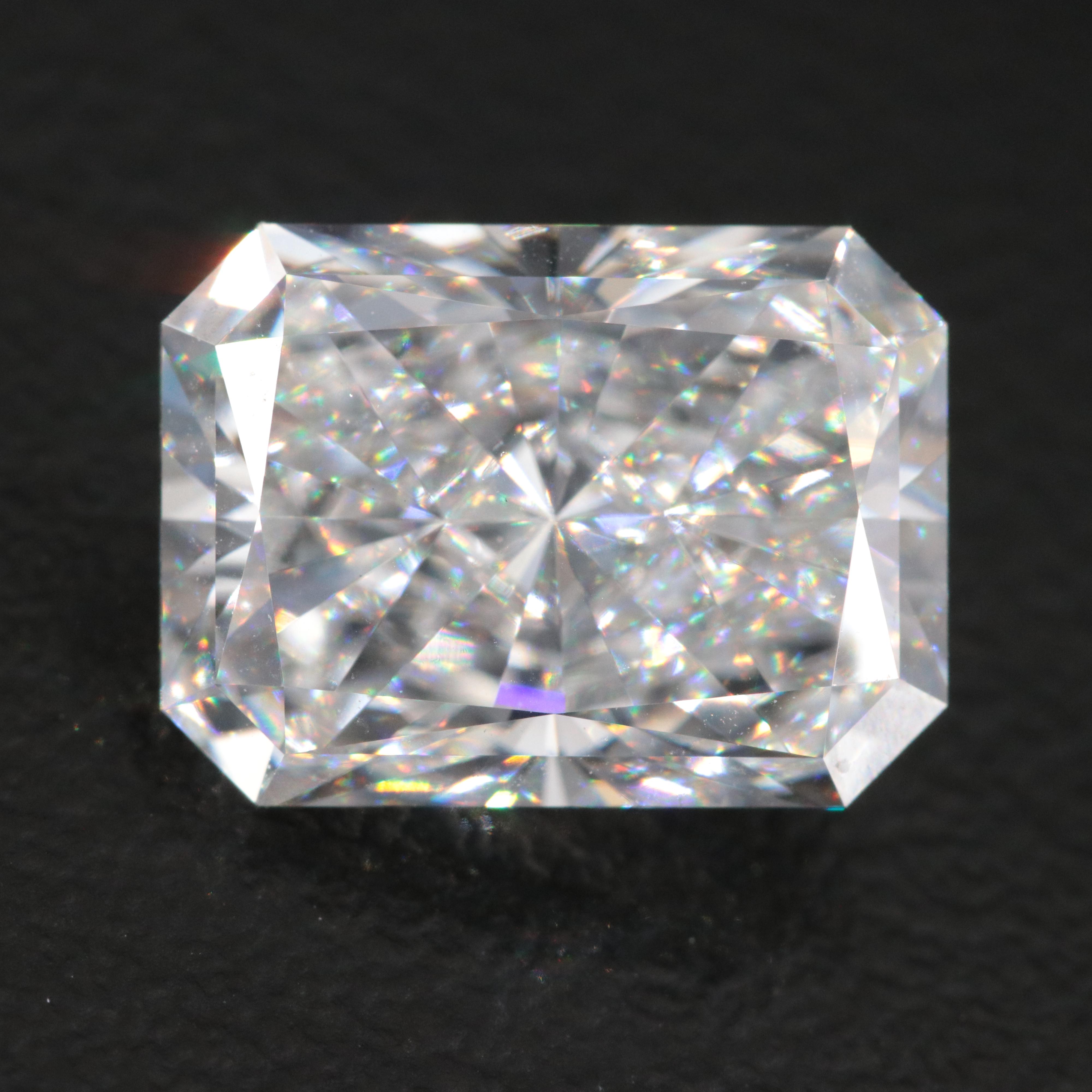 Loose 3.91 CT Lab Grown Diamond with IGI Report | EBTH