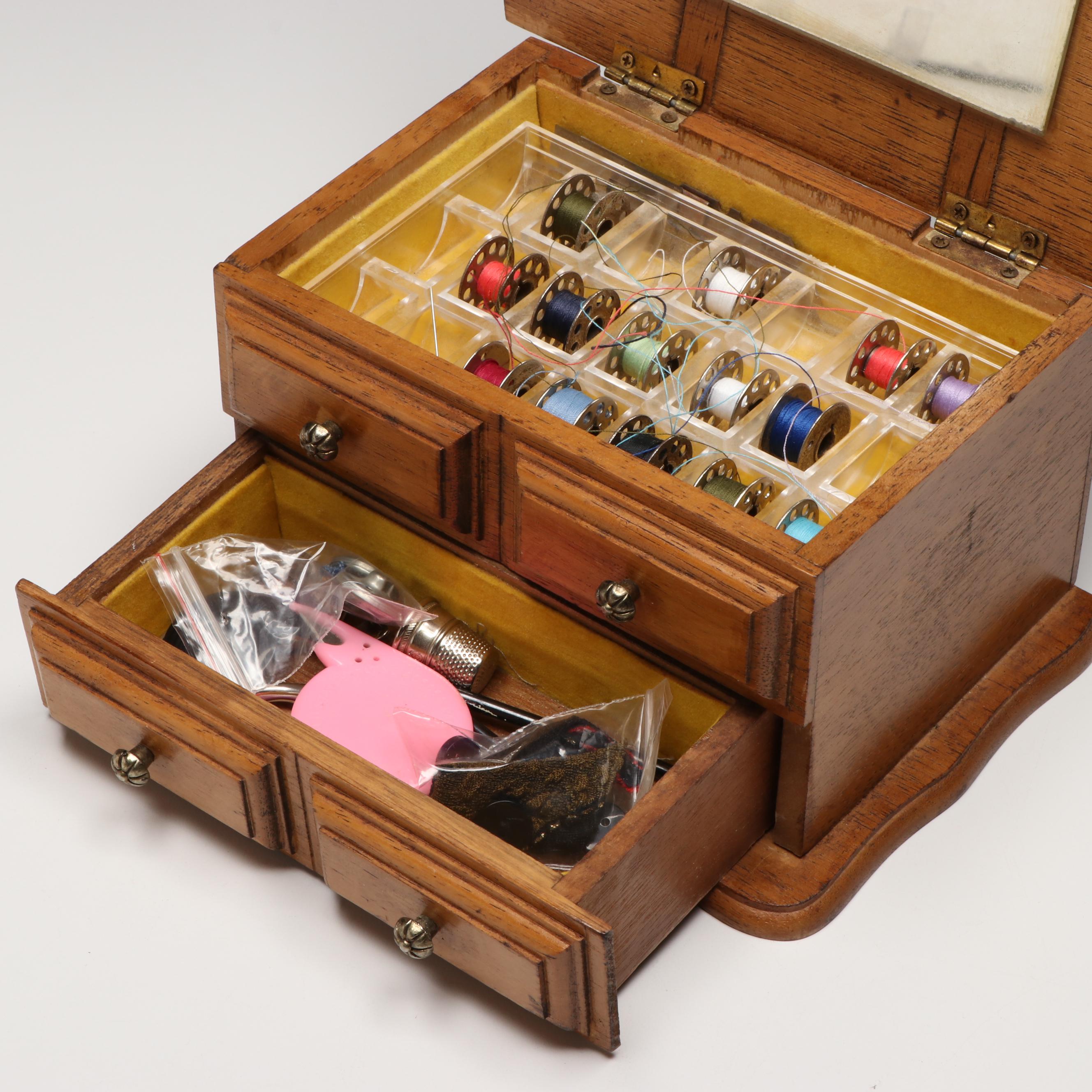 Singer Buttonholer Tool with Thread Spools, Scissors and More Sewing ...