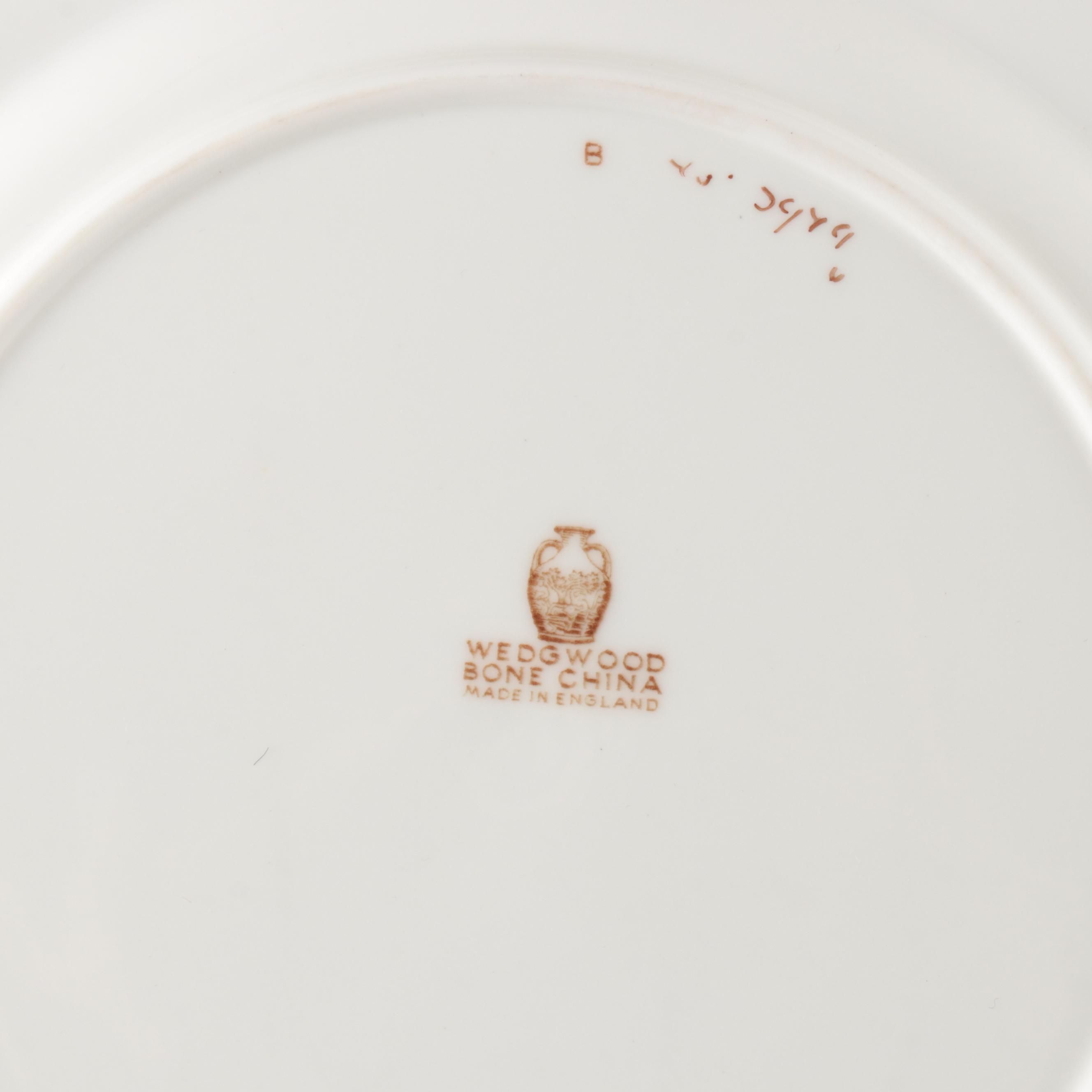 Wedgwood Whitehall Powder Blue Gold Trimmed Dinner Plates | EBTH